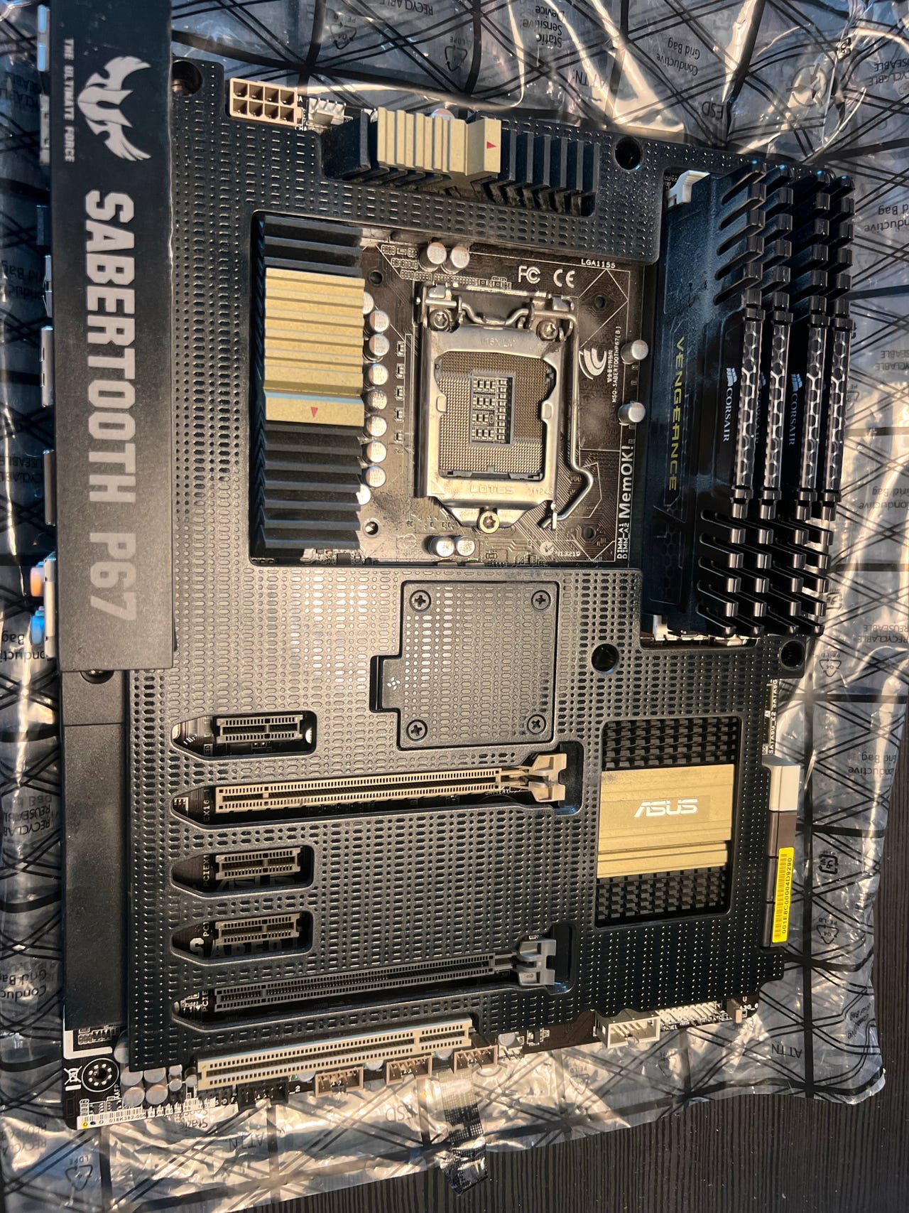 Asus sabretooth p67 hovedkort m 16 gb corsair minne. | FINN-torget