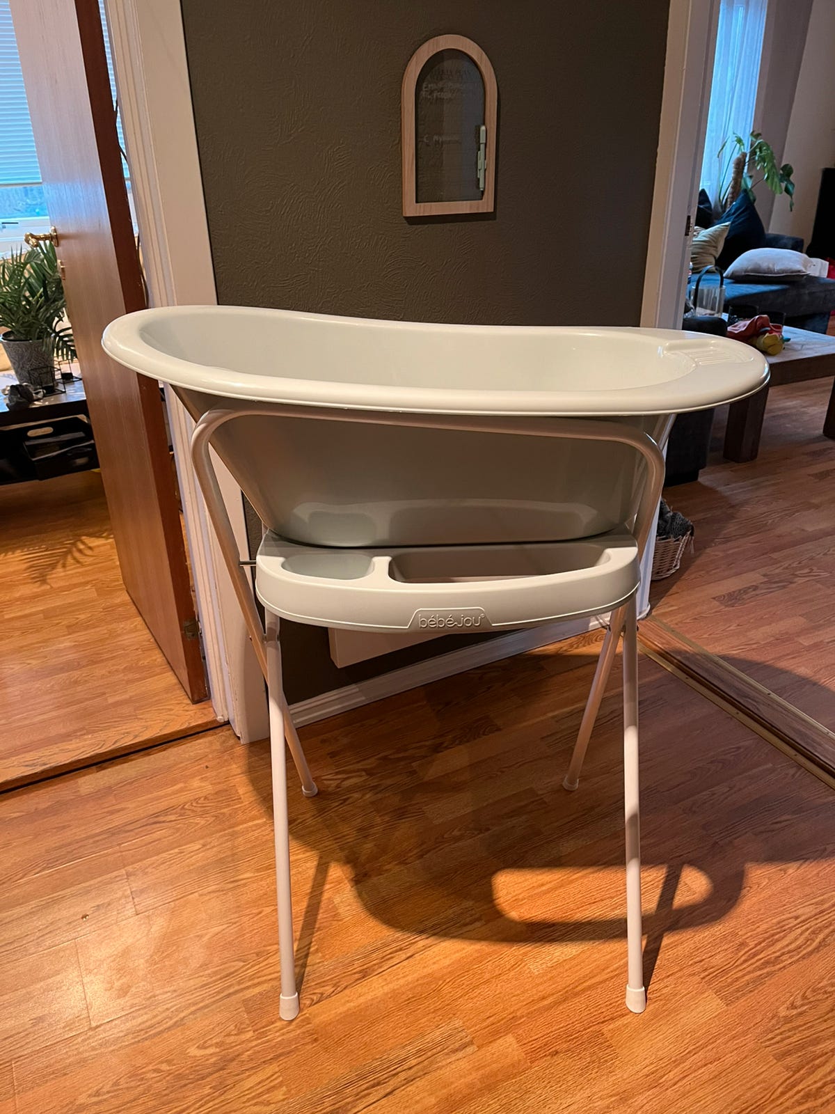 Bébéjou badekar med stativ, nyfødt innlegg og termometer | FINN-torget