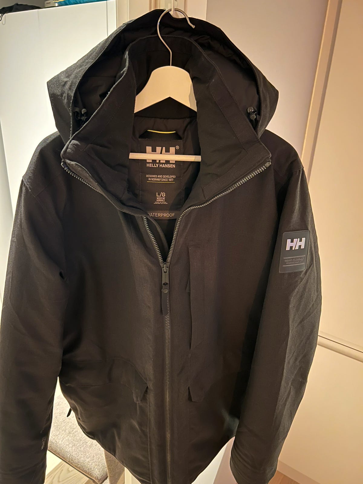 Hel og lite brukt Helly Hansen jakke selges! | FINN-torget