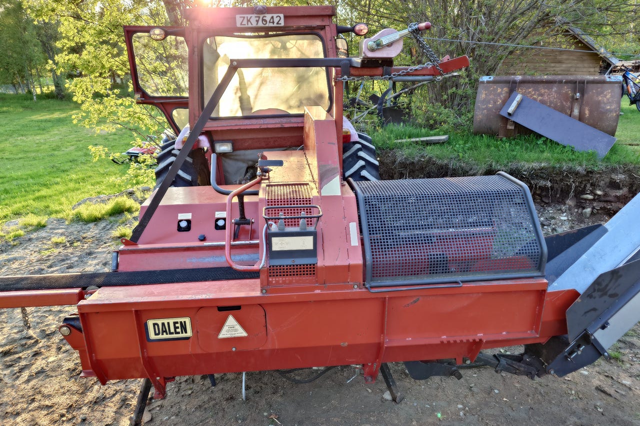 Dalen 1554 vedmaskin m/hydr. stokkebord. | FINN-torget