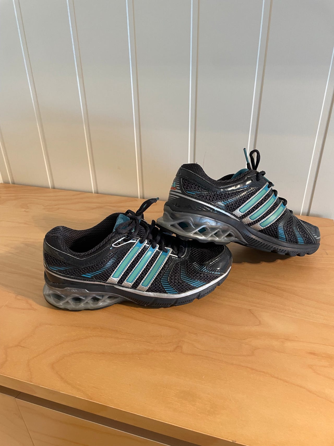 Adidas Boost retro sko. 40 2/3 str. unisex | FINN-torget