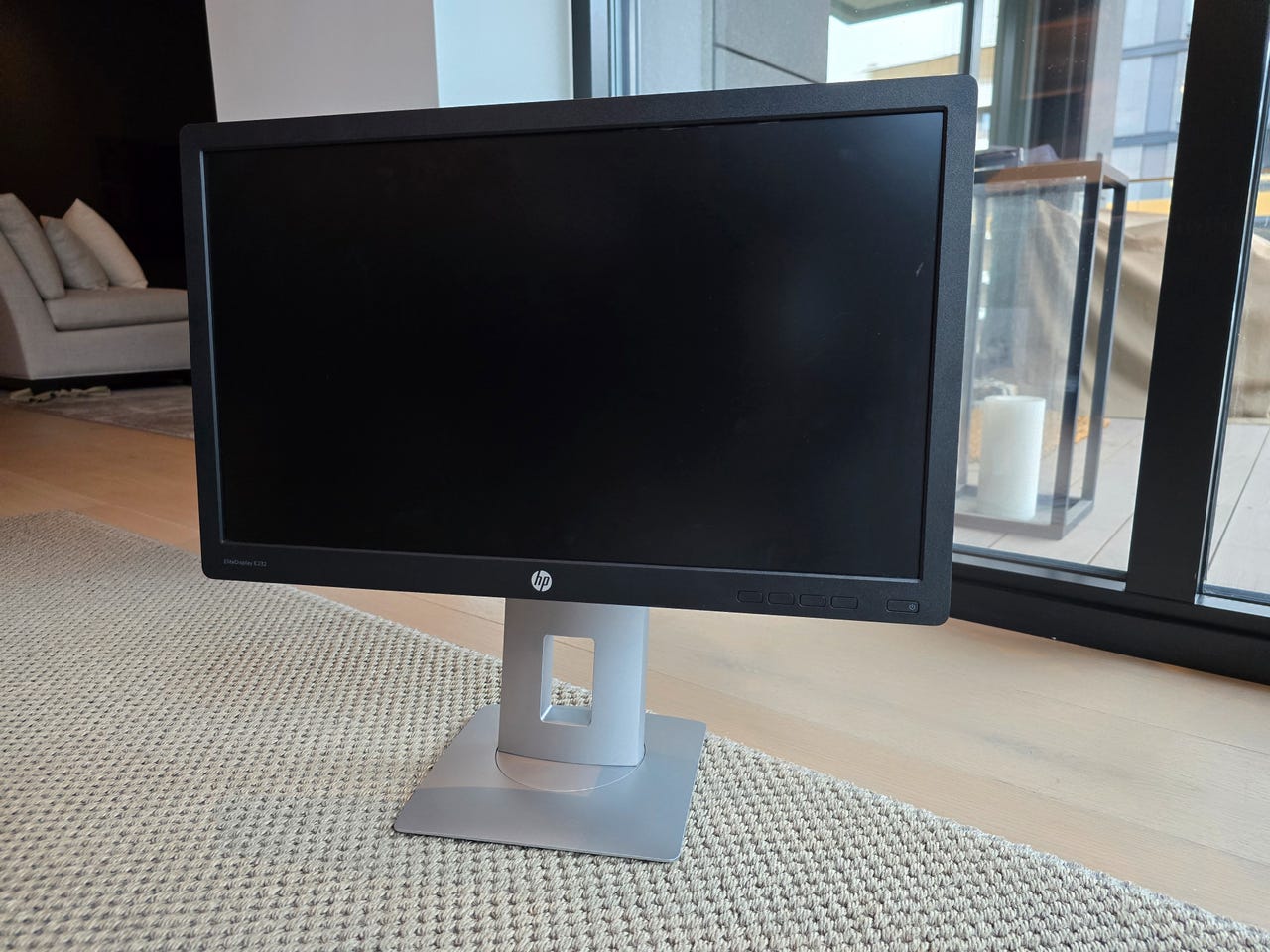 Pent brukt HP EliteDisplay E232 23 tommer skjerm | FINN-torget