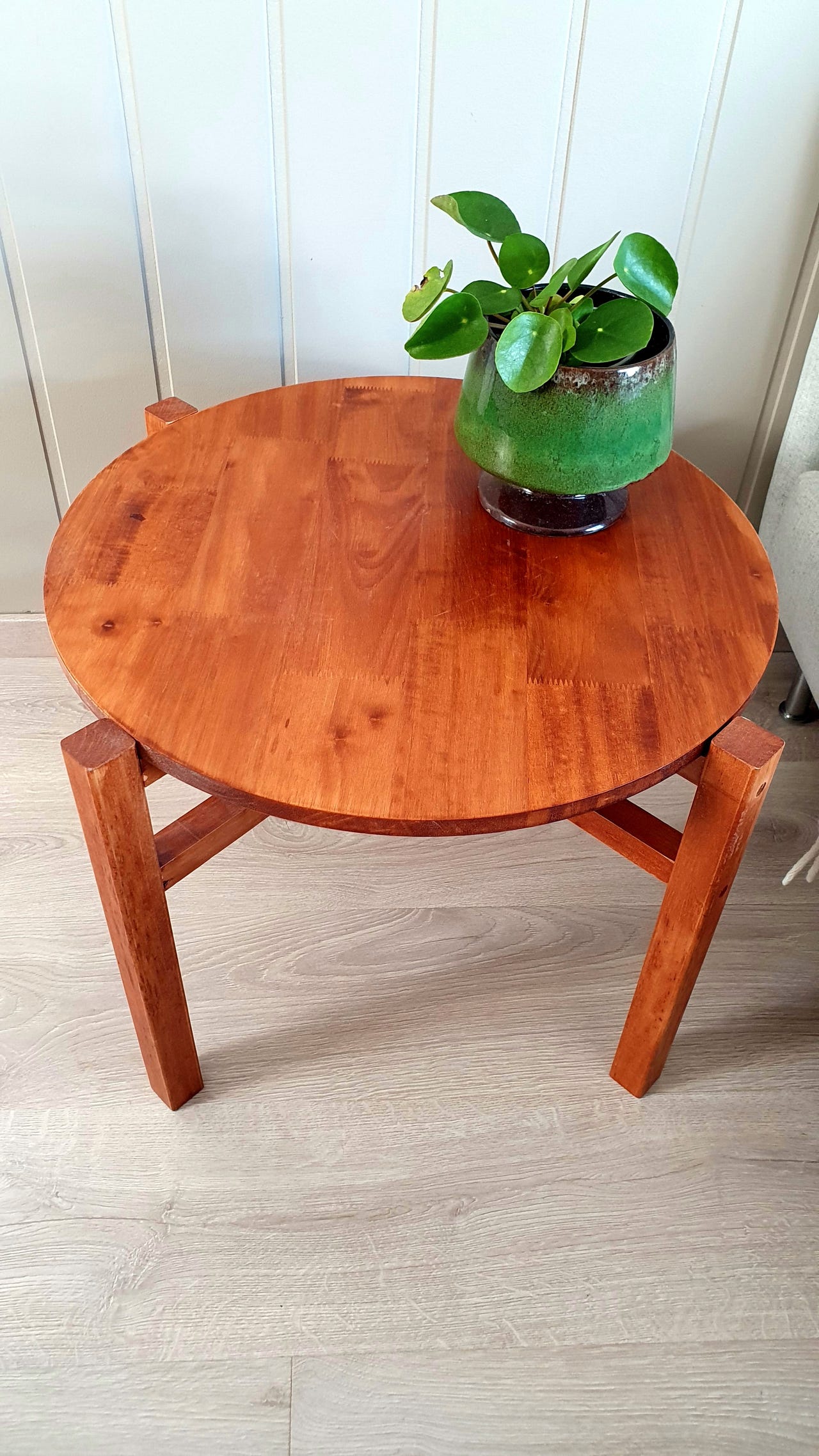 Lite rundt trebord | FINN-torget