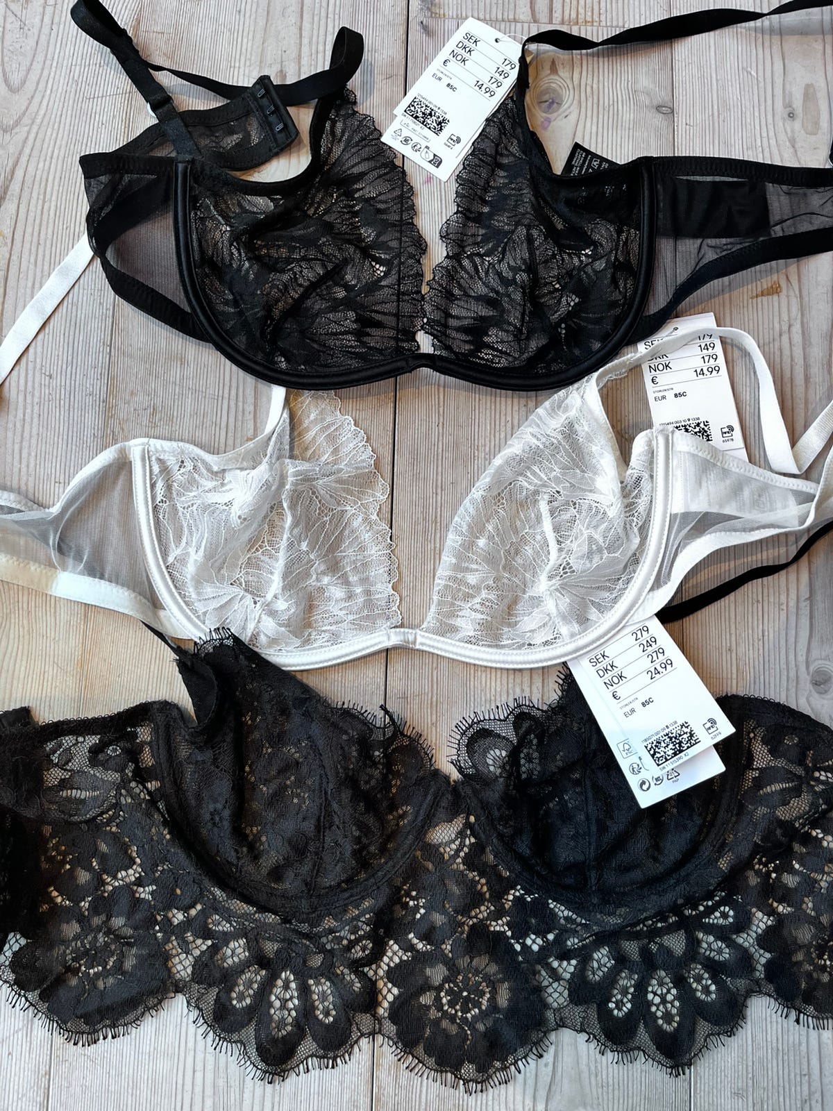 BH’er fra H&M. Str 85C. Ubrukt med lapp. Selges samlet. | FINN-torget