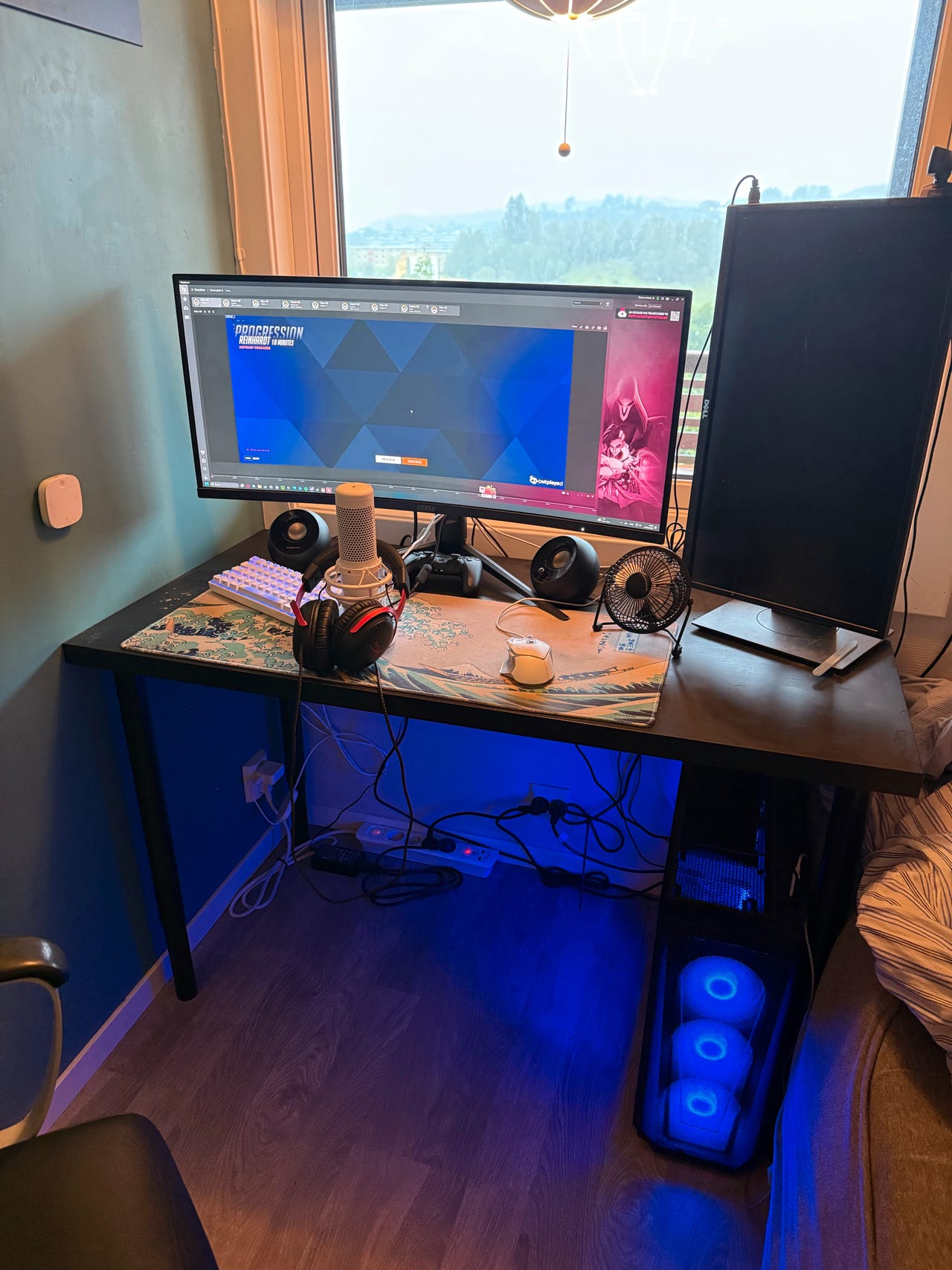 PC pult gis bort ved henting snarest | FINN-torget