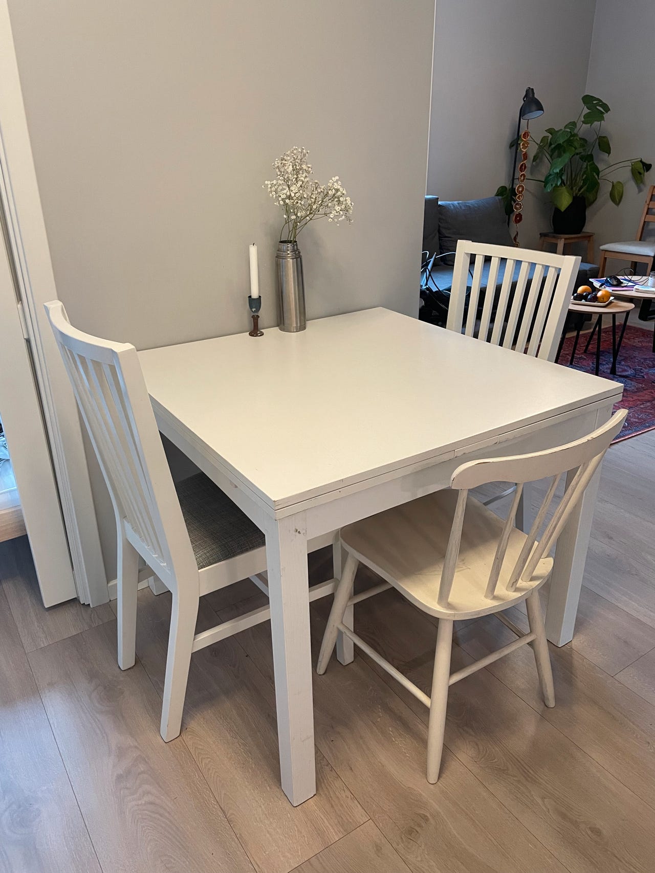 Expandable dining table | FINN-torget