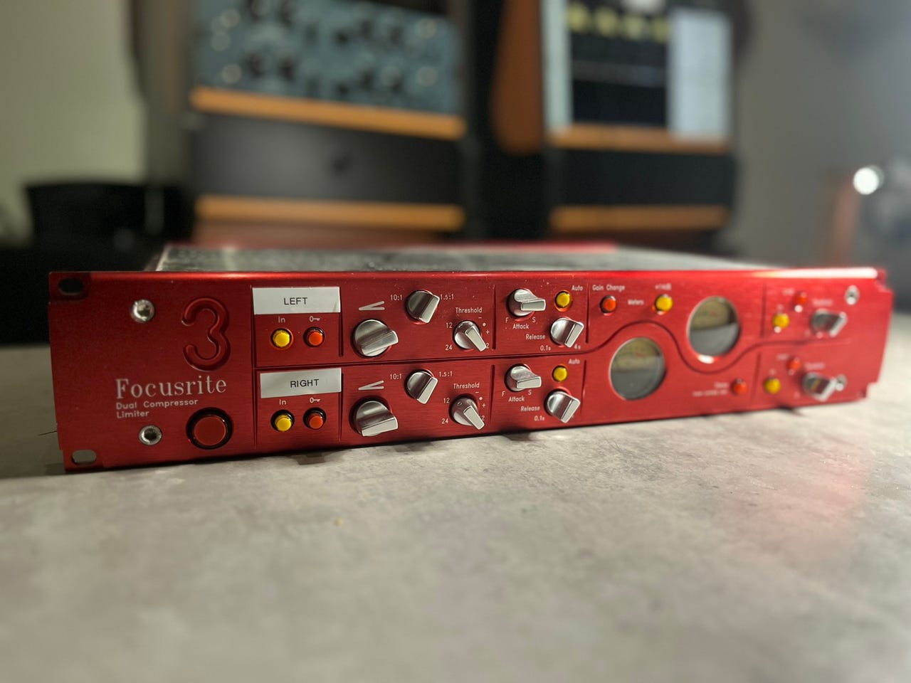 Focusrite Red 3 Dual Compressor Limiter | FINN-torget