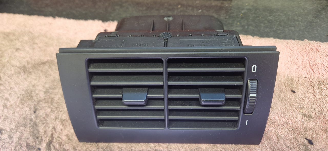 BMW E39 5 Series Centre Console Rear Heater Vent In Black 8391182 ...