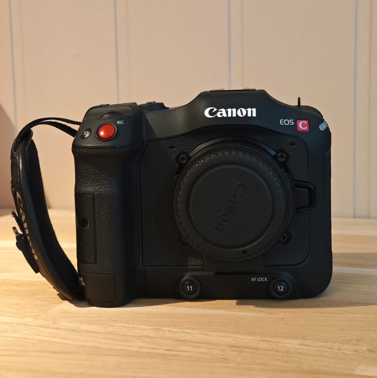Canon EOS C70 Videokamera Med Sennheiser Mikrofon og Tilbehør | FINN-torget
