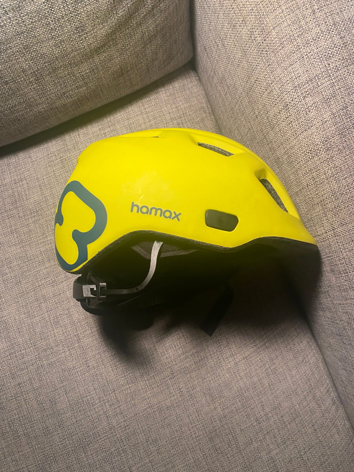 Barnehjelm fra Hamax | FINN-torget