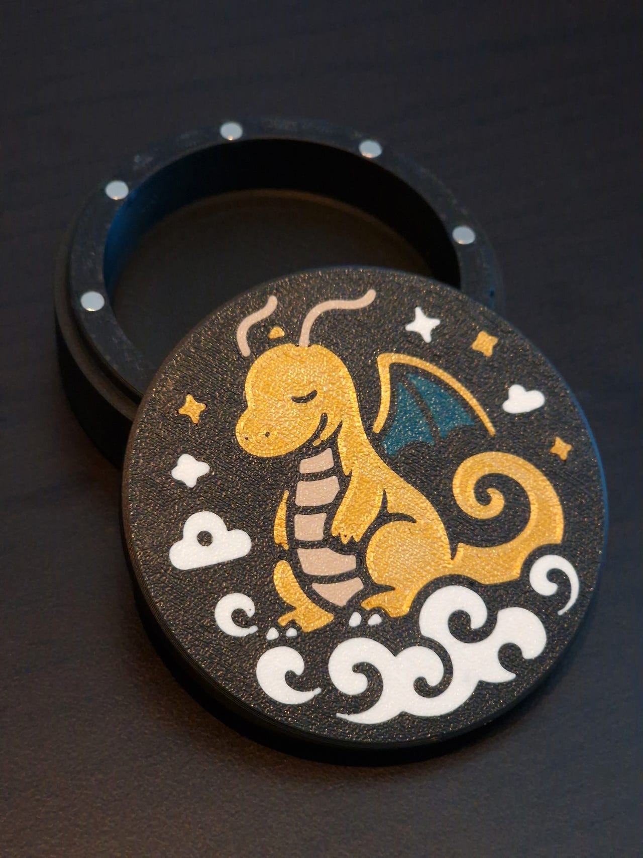 *Dragonite* Snusboks Med Magneter - Norsk Produsert | FINN-torget