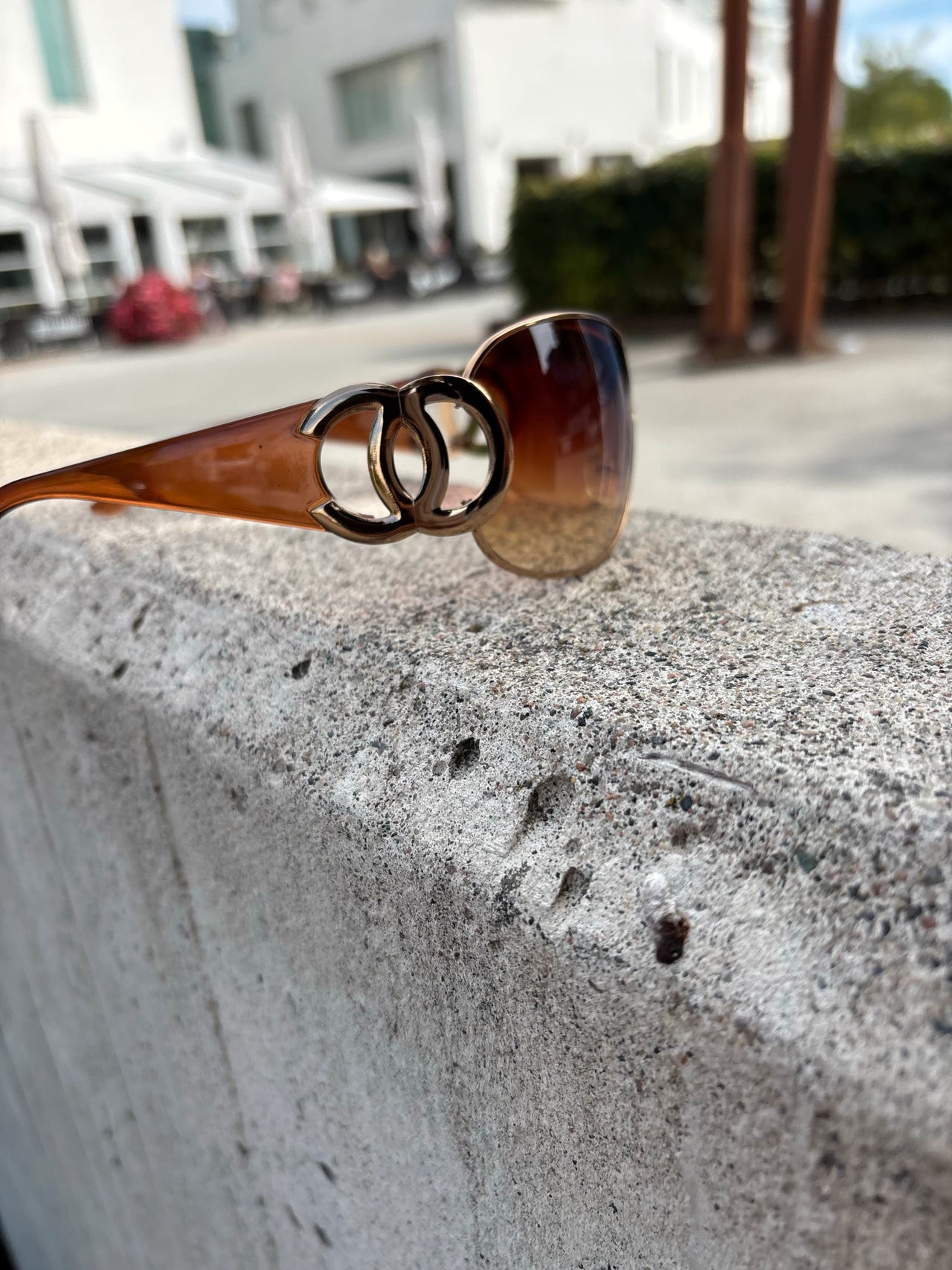Vintage Chanel solbriller nesten helt ny, fikk i en gave. | FINN-torget