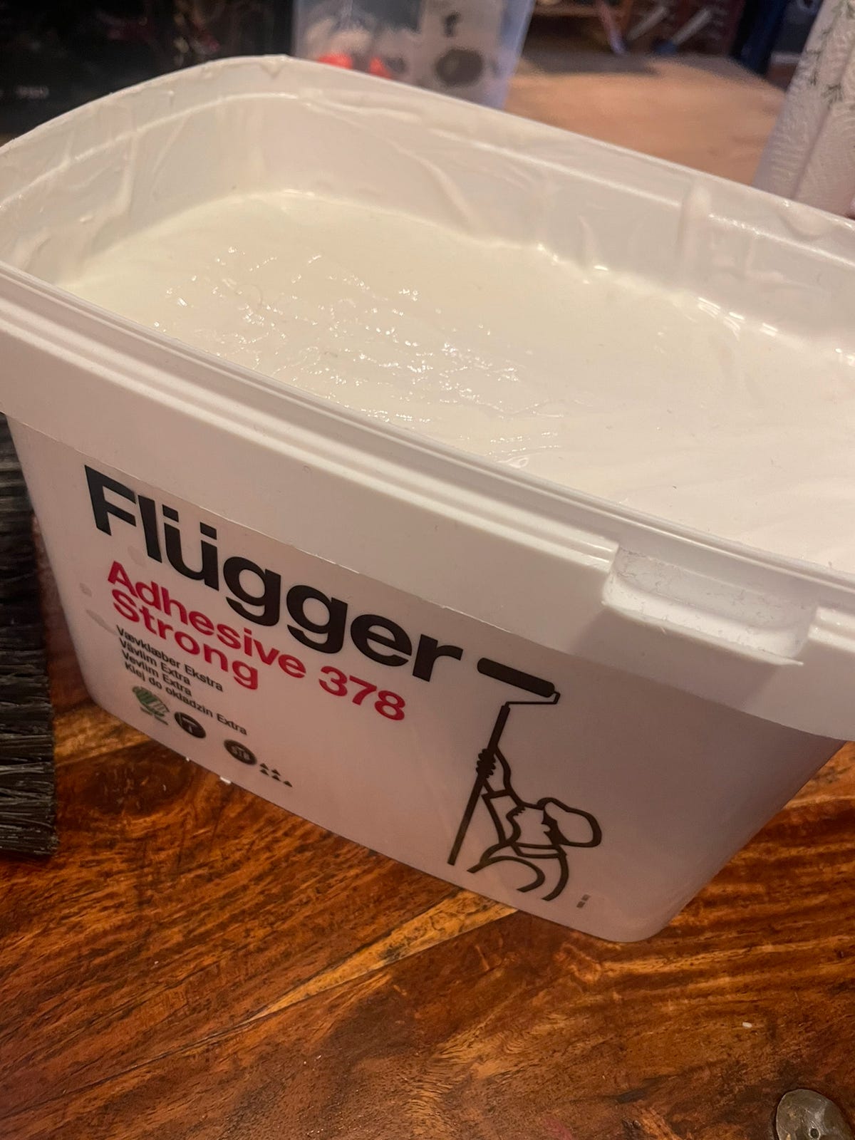 Fligger tapetlim/vevlim: Adhesive 378 Strong | FINN-torget