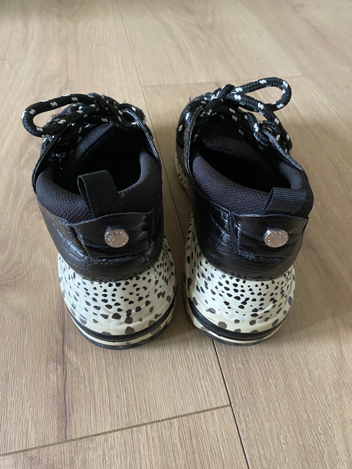 Steve Madden Sneakers | FINN-torget