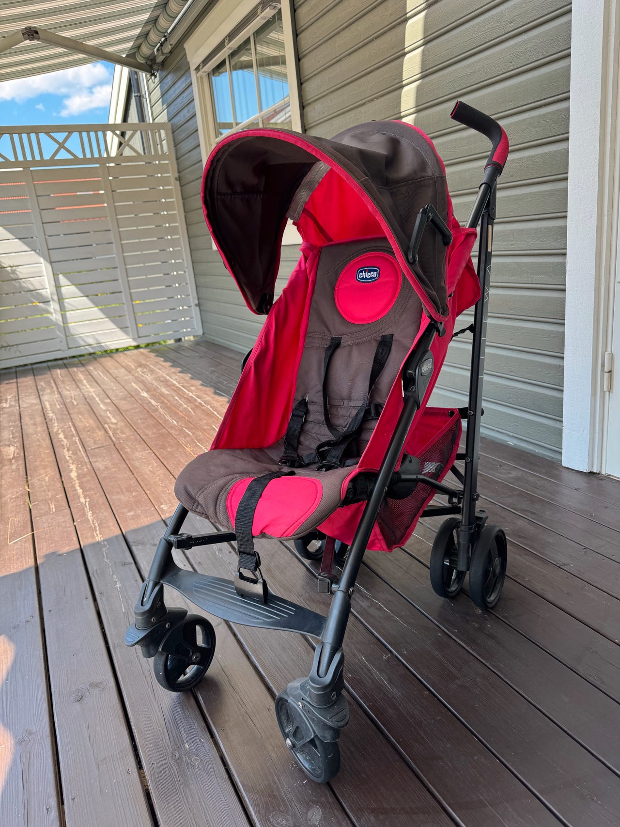 Chicco Liteway Travel Pram – Lightweight, Compact & Stylish (Red ...