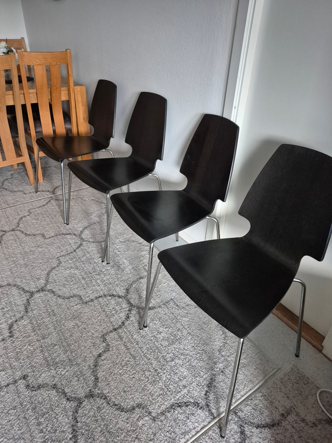 4 fine stk Svart stoler | FINN-torget