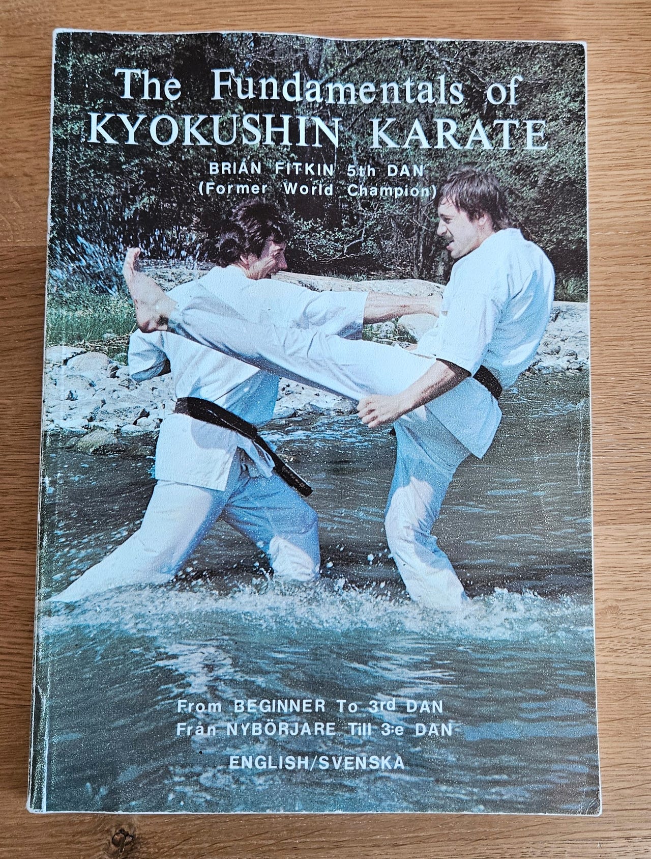 "The Fundamentals of KYOKUSHIN KARATE" bok av Fitkin Book signert av ...