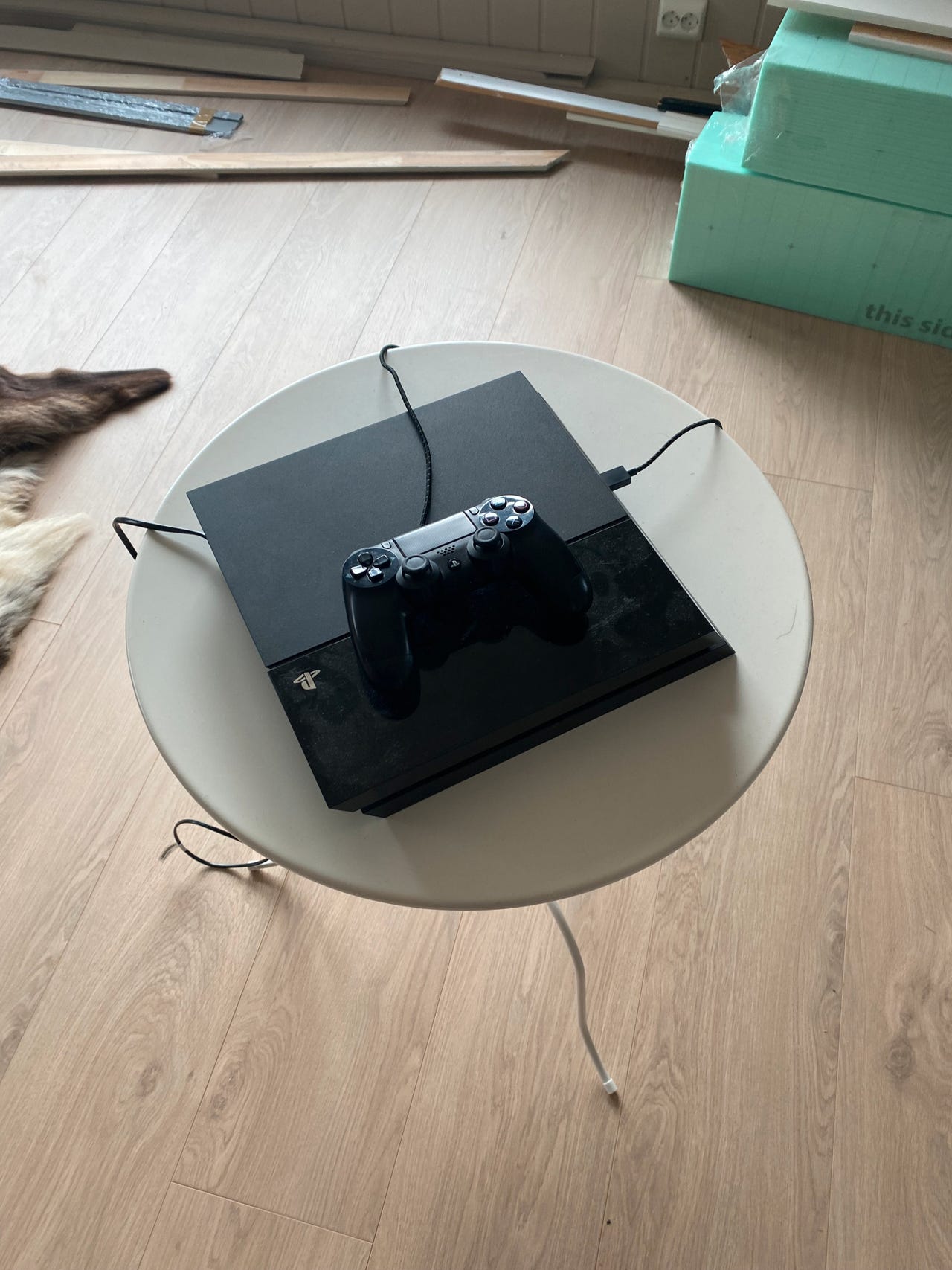 Playstation 4 selges , pent brukt | FINN-torget