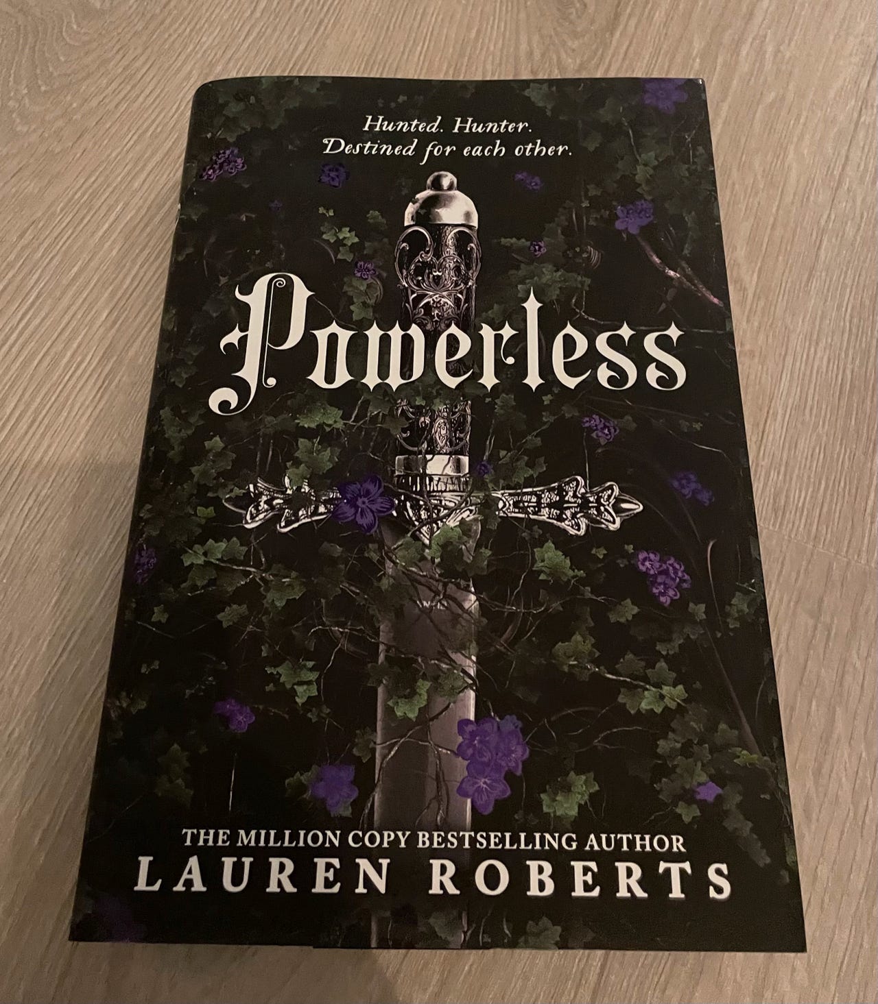 Powerless hardcover | FINN-torget
