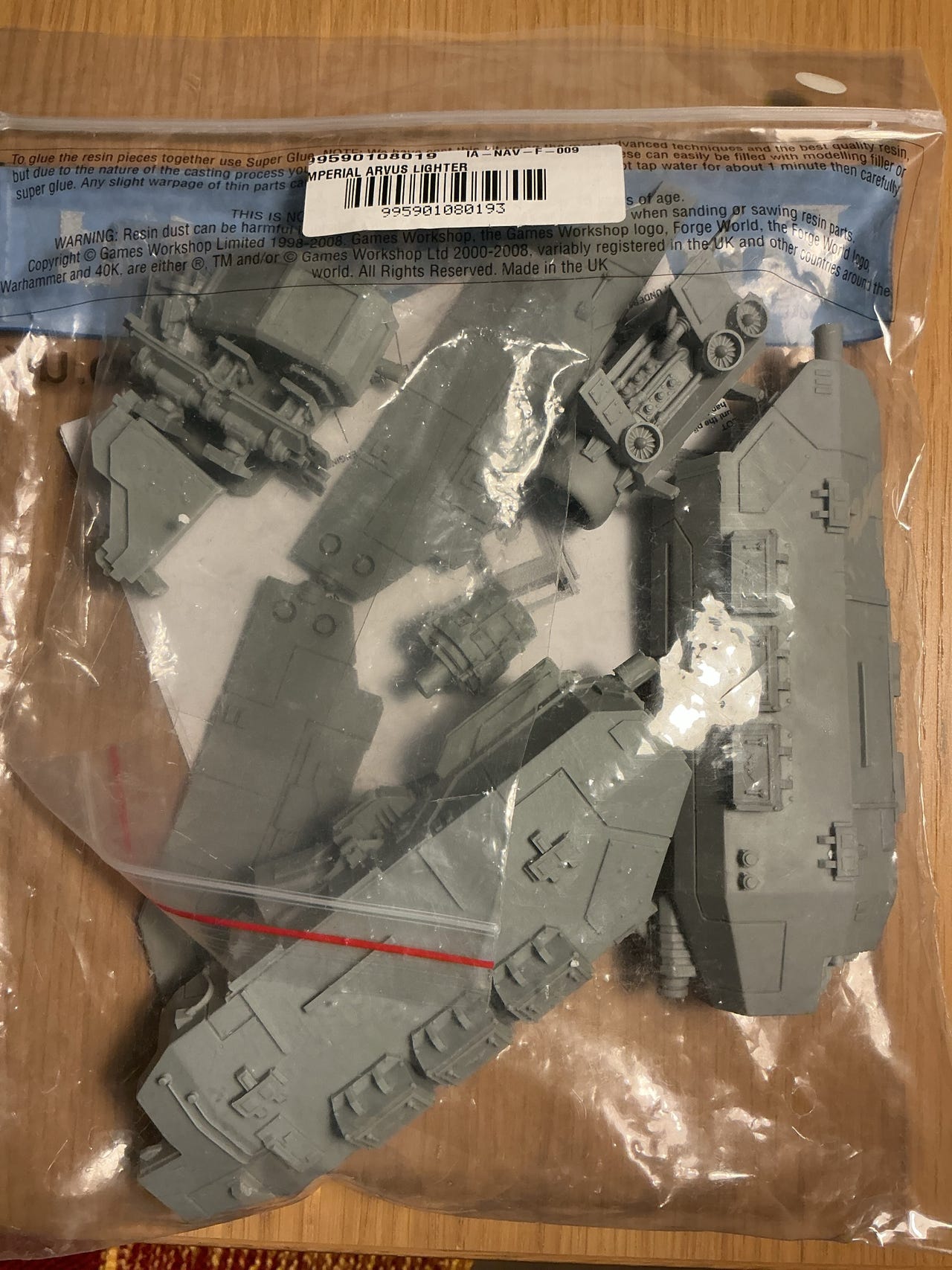 Forge World Imperial Navy Arvus Lighter – Uåpnet resin-kit (Warhammer ...