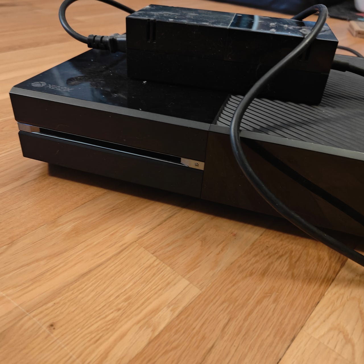 Xbox One m/ 2 spill | FINN-torget