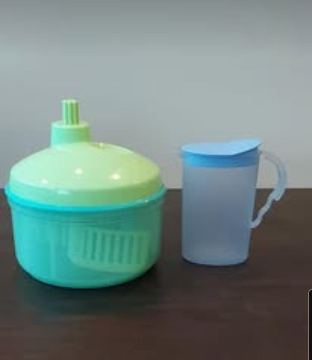 Tupperware lita fløtemugge, 3 dl og stor Quik chef til å kutte og vipse ...