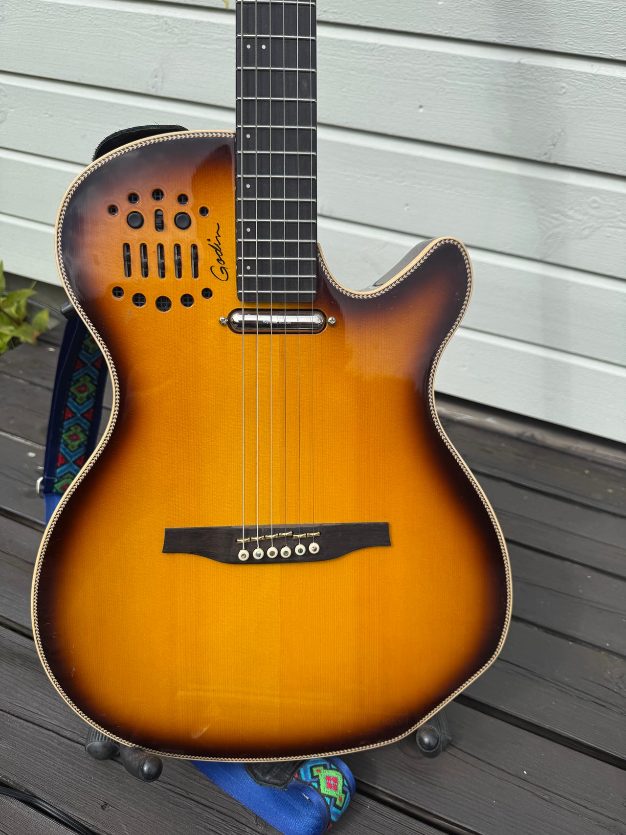 Godin Multiac Spectrum SA + Roland GR-55 – komplett synthgitarsystem ...