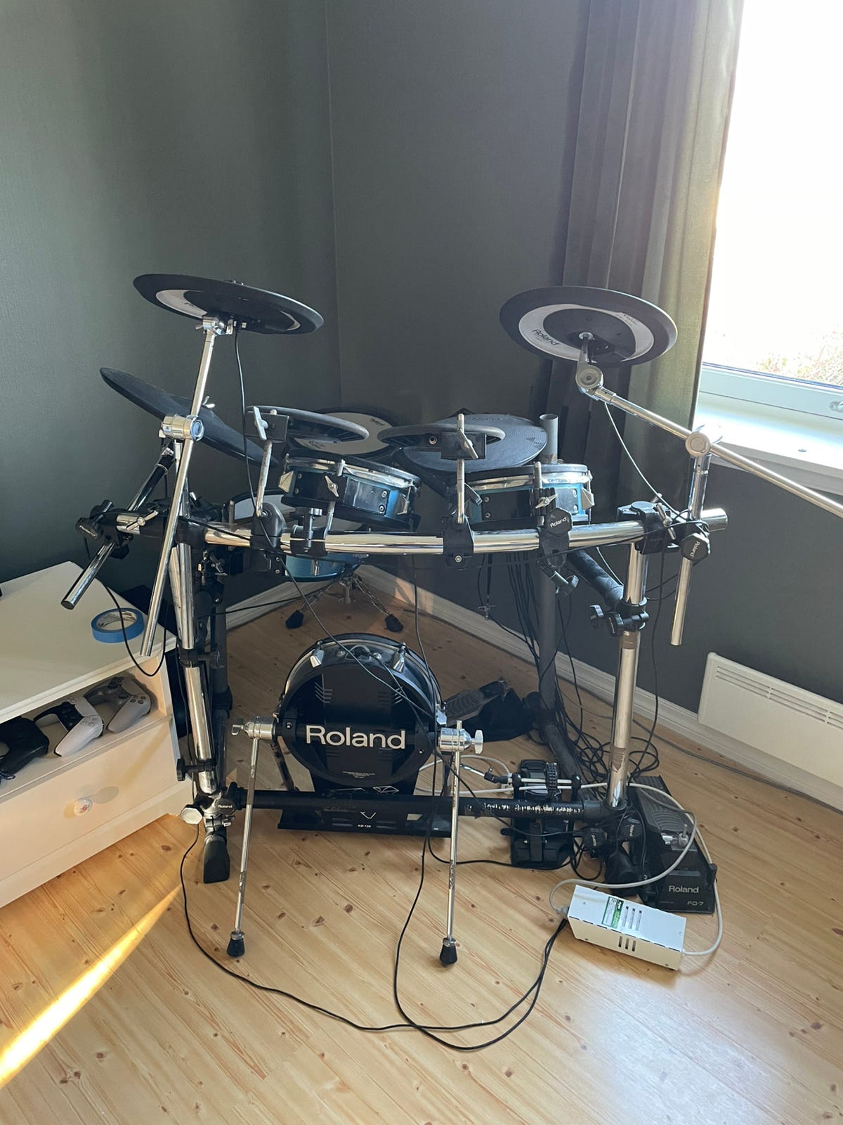 Roland TD-10 Elektrisk trommesett | FINN-torget