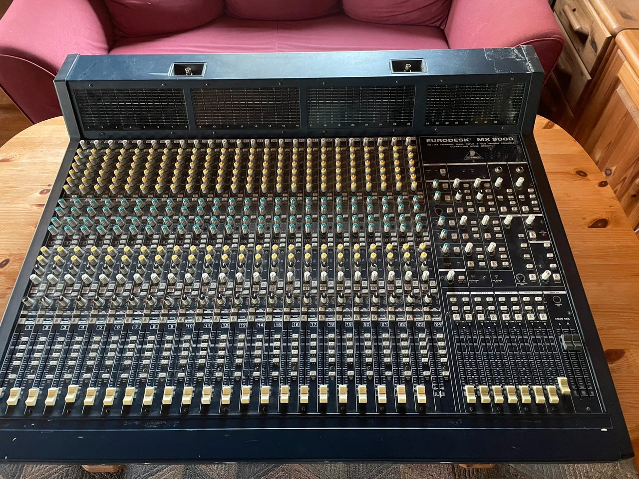 Behringer MX 9000 selges! (HBO 1000kr) | FINN-torget