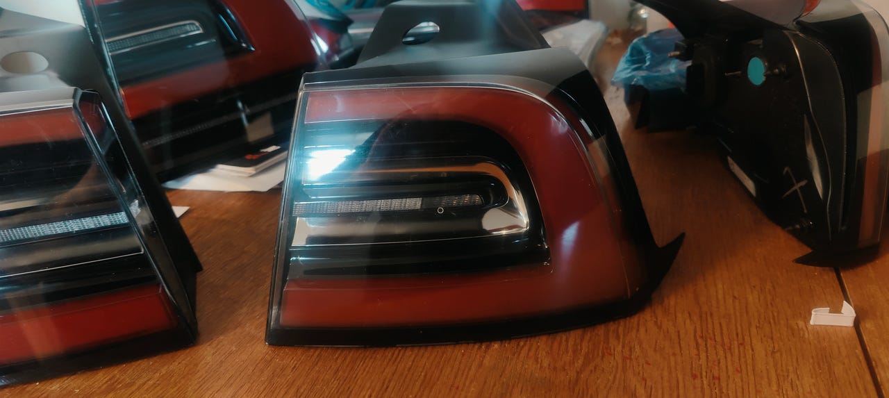 Tesla Model 3 Baklykt/backlight selges billig. | FINN-torget