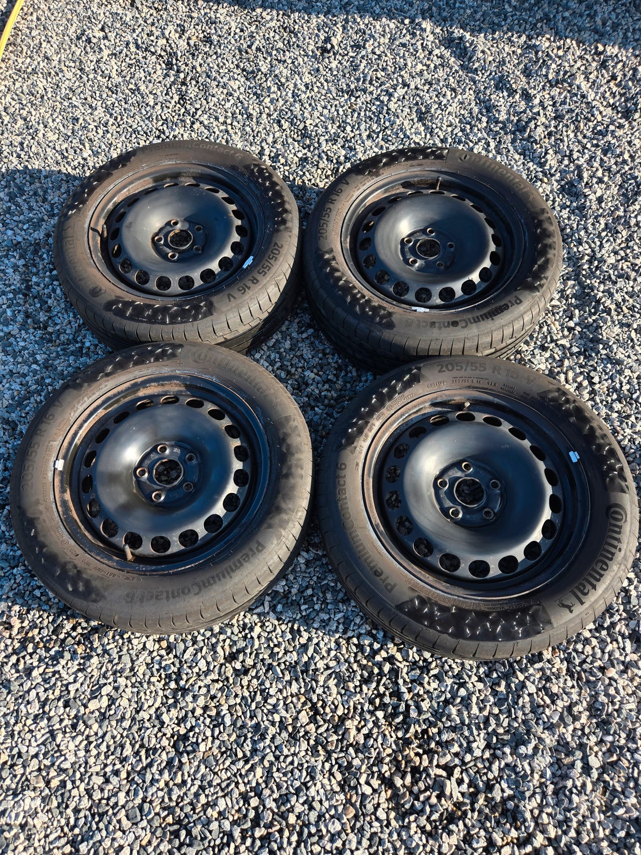 Continental dekk på VW stålfelger selges rimelig | FINN-torget