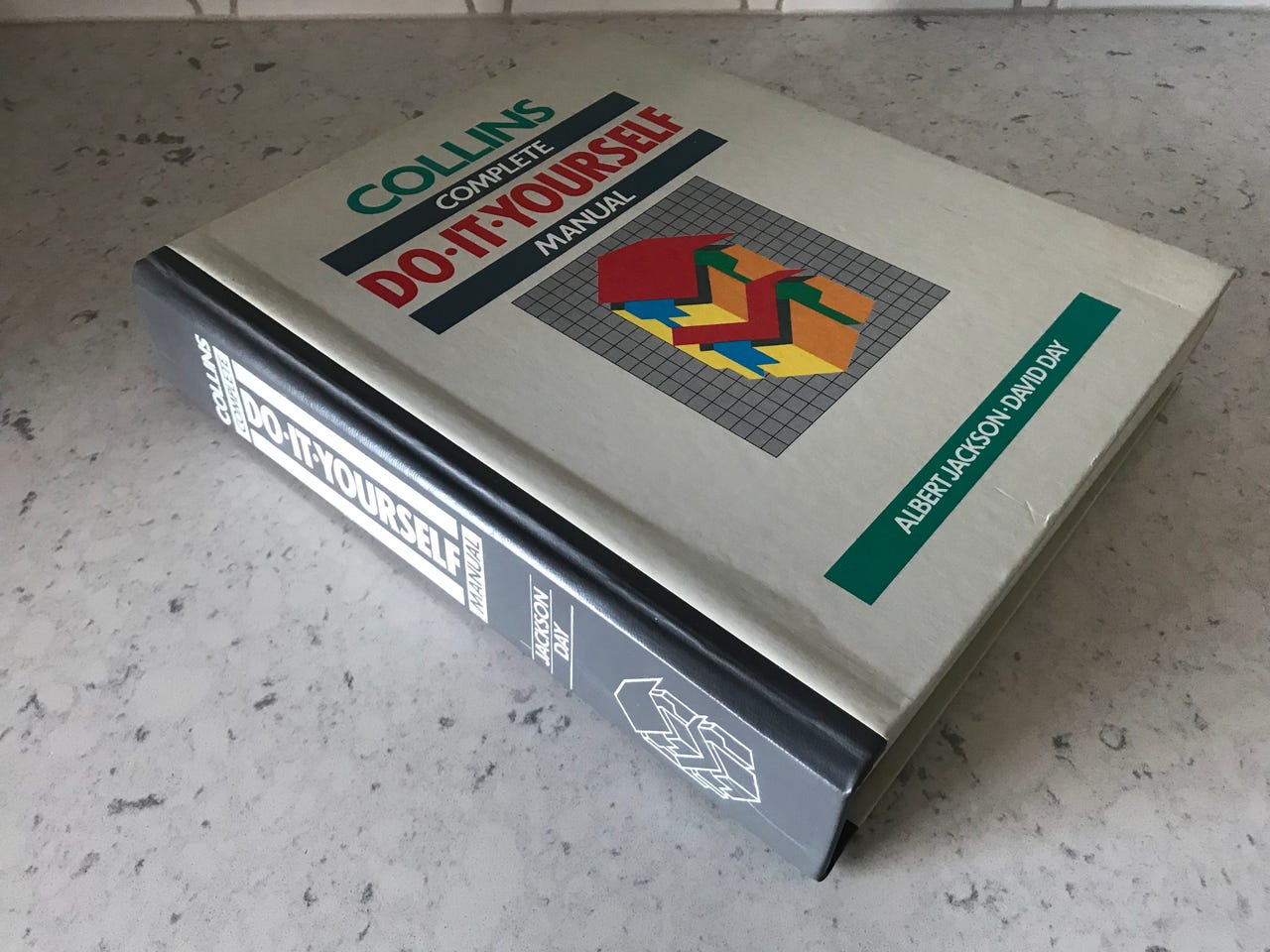 Collins Complete Do-it-Yourself (DIY) Manual | FINN-torget