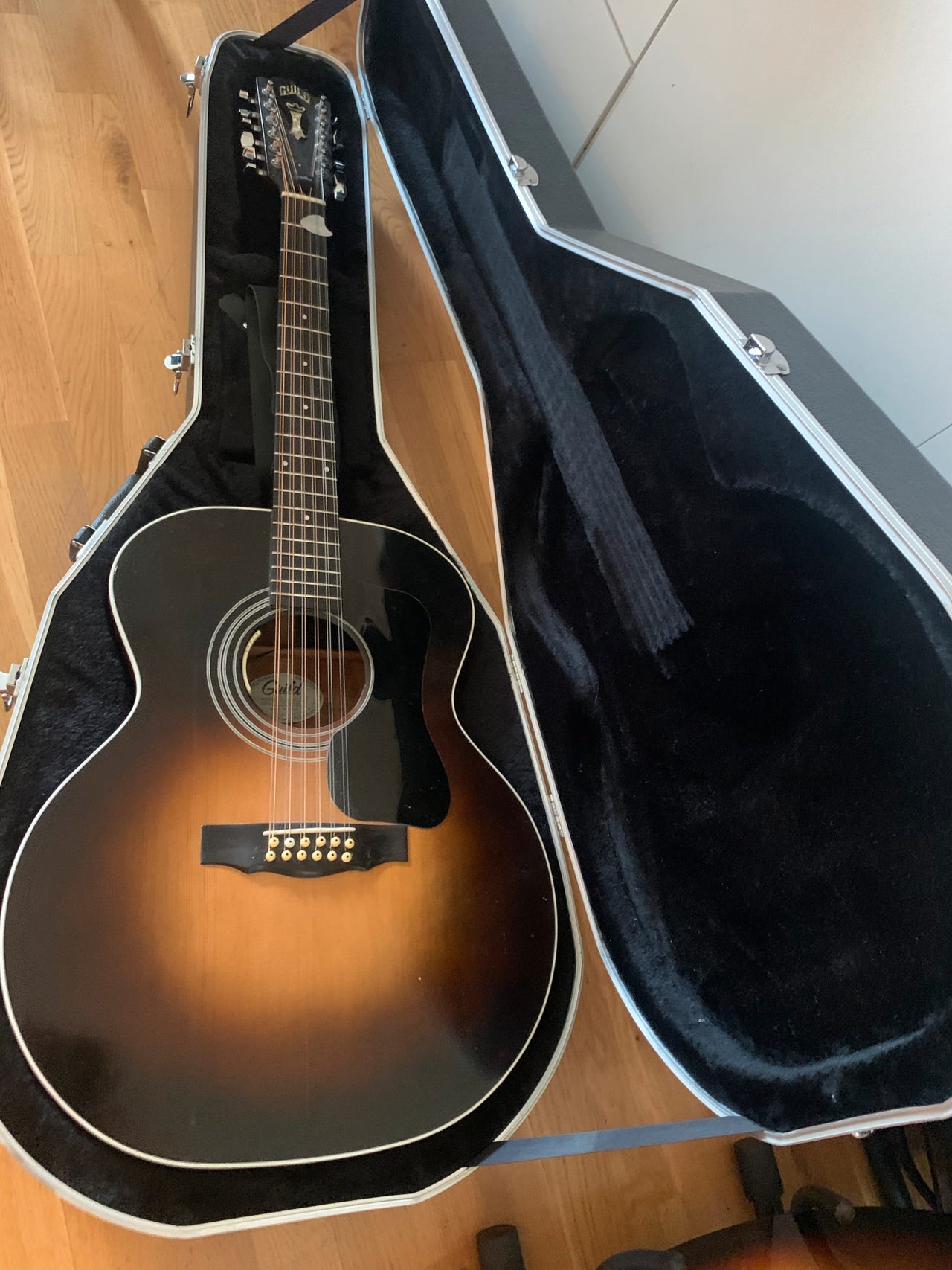 Guild F212XL 12-string Jumbo acoustic Guitar 1976 mod | FINN-torget