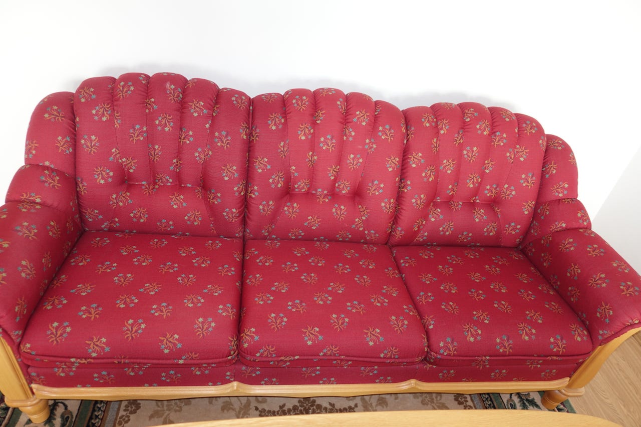 Pent brukt 3-seter sofa, stoler og bord selges rimelig. | FINN-torget