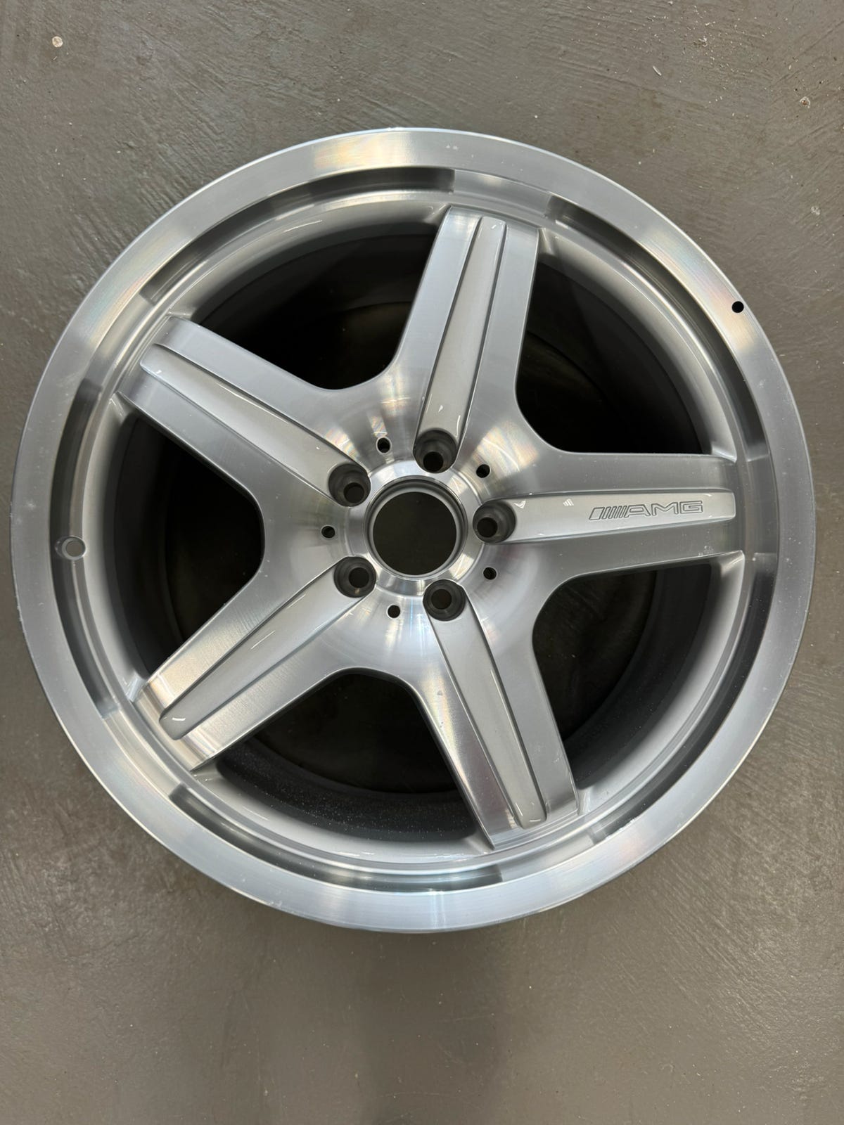 AMG FELGER | FINN-torget