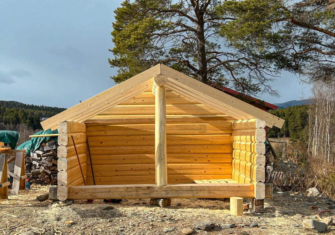 Laftet gapahuk/lite laftet hus | FINN-torget