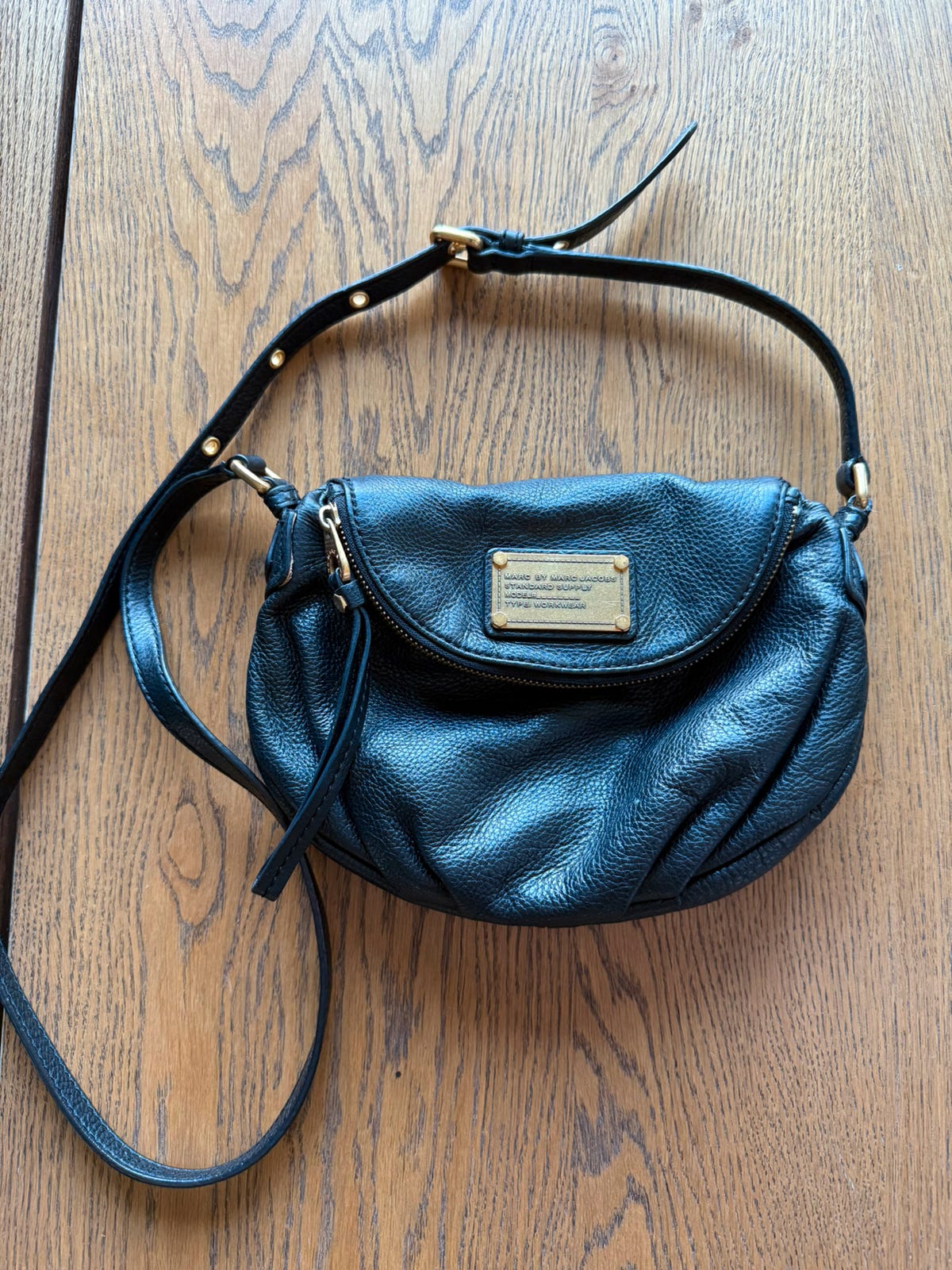 Sort veske i ku skinn fra Marc Jacobs | FINN-torget