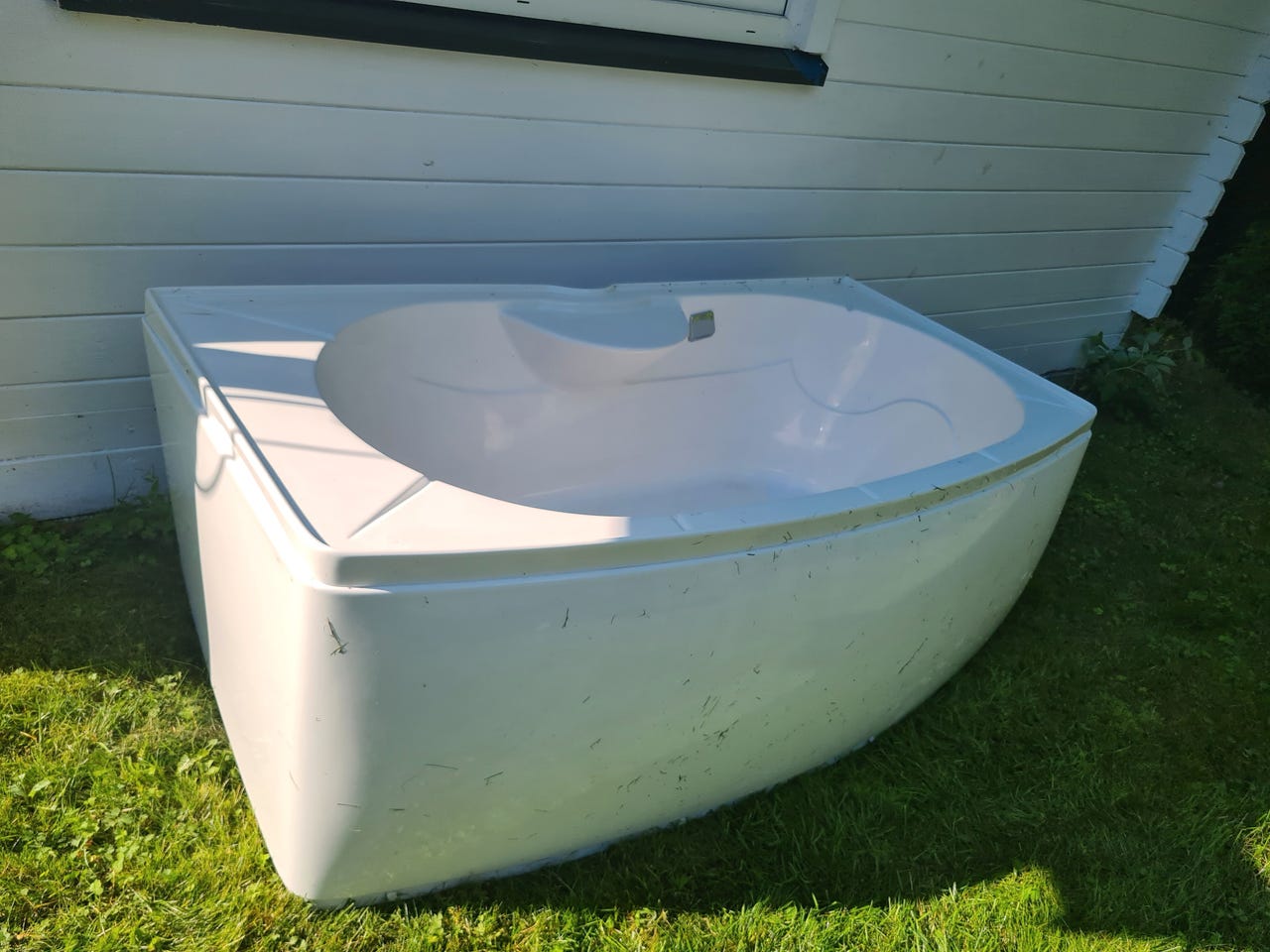 Stort badekar gis bort | FINN-torget