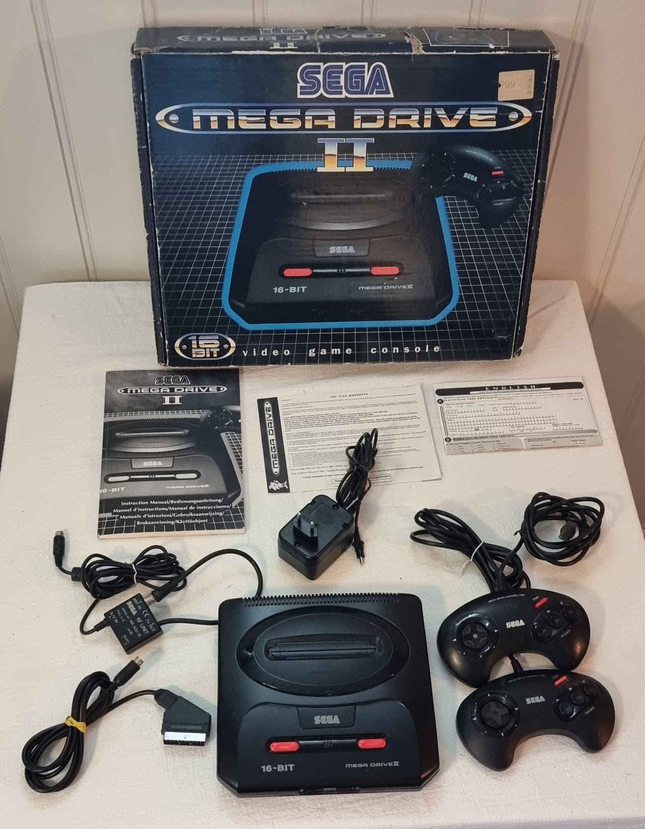 SEGA Megadrive 2 CIB Console | FINN-torget