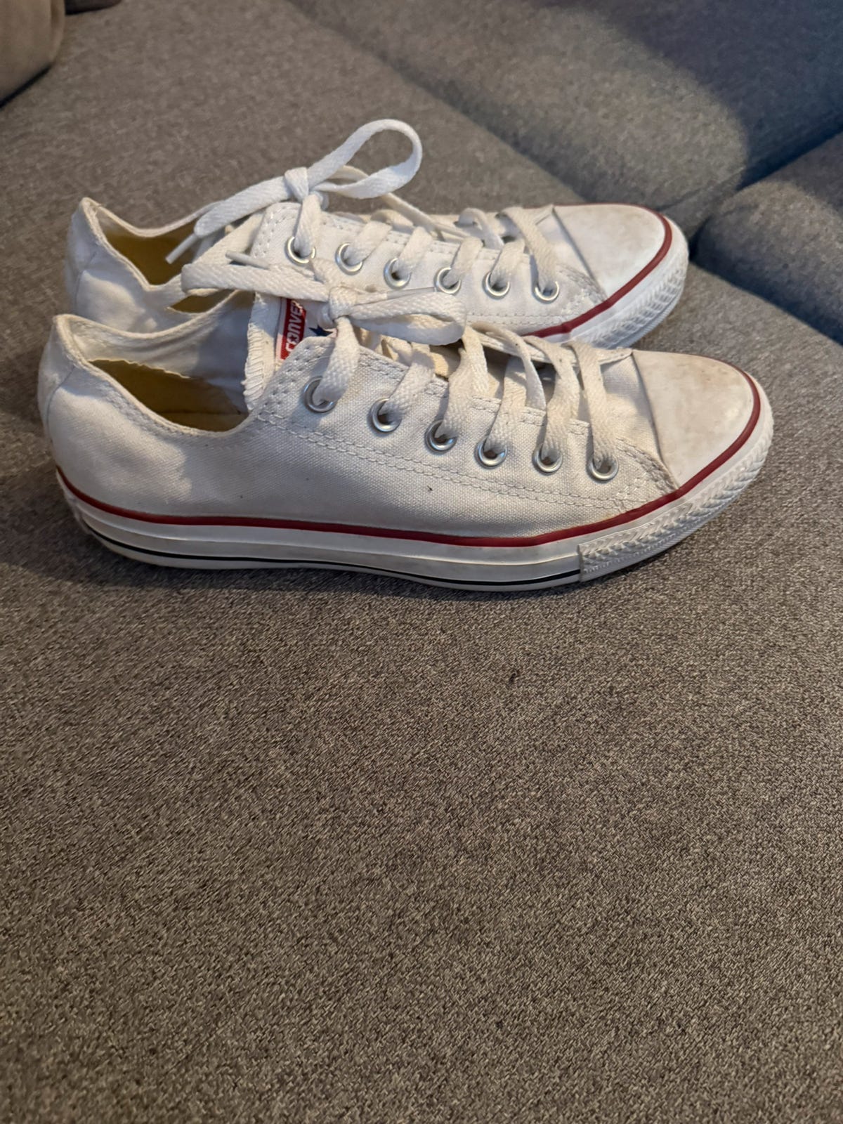 Hvit converse i str. 39 | FINN-torget