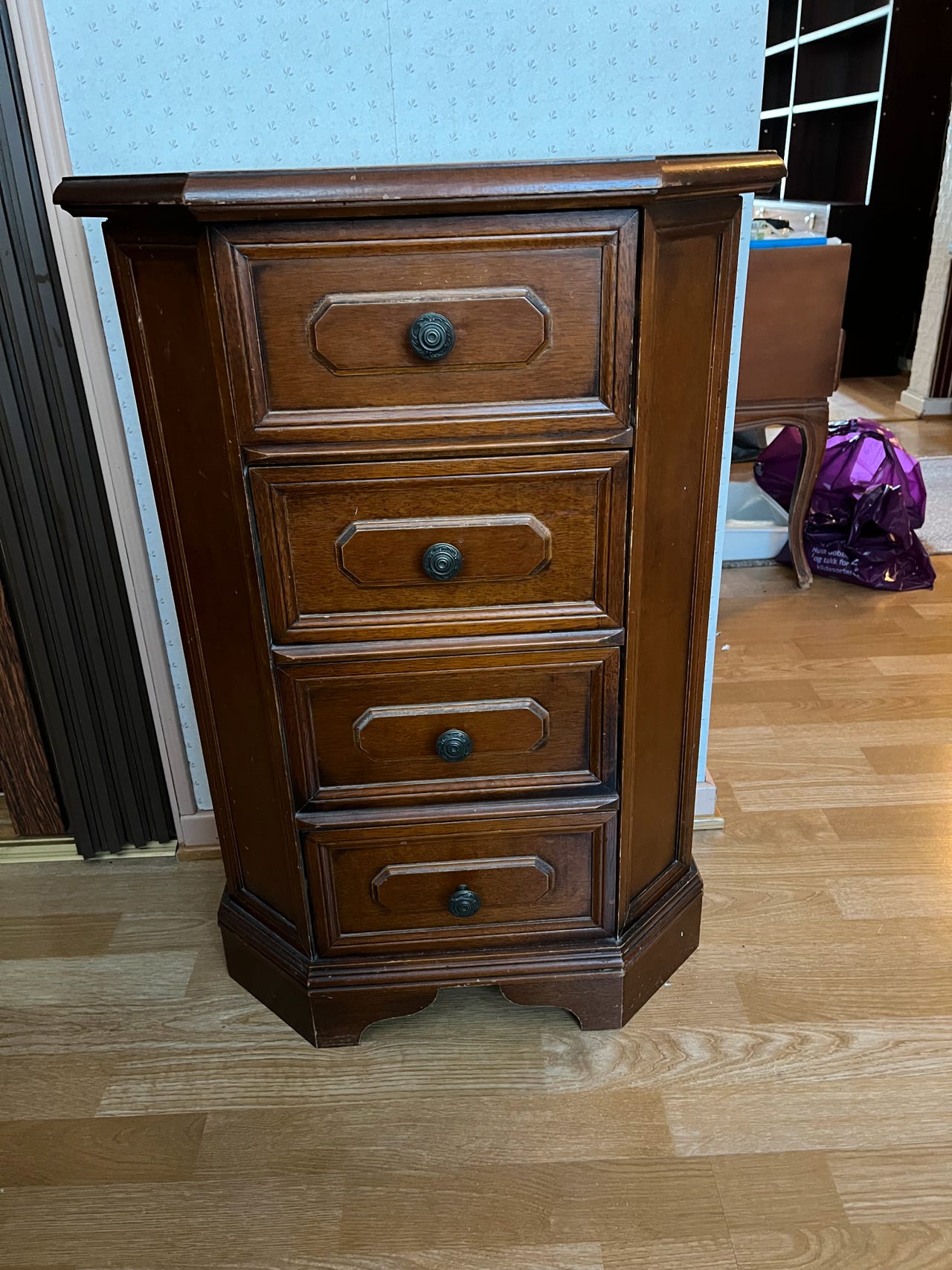 Liten kommode | FINN-torget