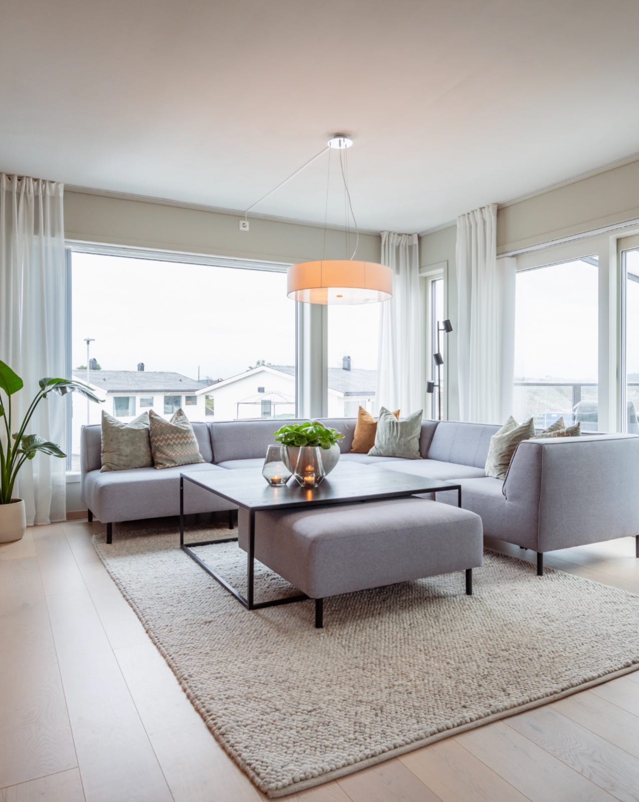 Modulsofa med 6 moduler + en stor puff | FINN-torget