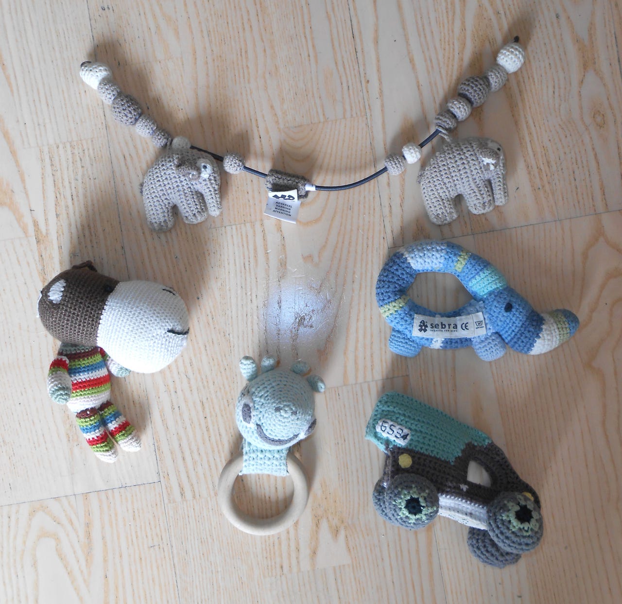 @ Pakke: Heklete leker, Lastebil, Vognre75krmse elefanter, Rangler (G ...