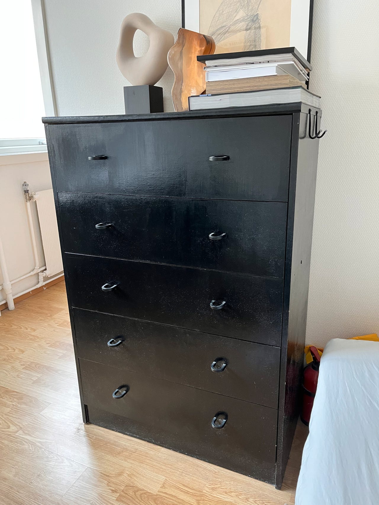 Sort kommode gis bort! | FINN-torget