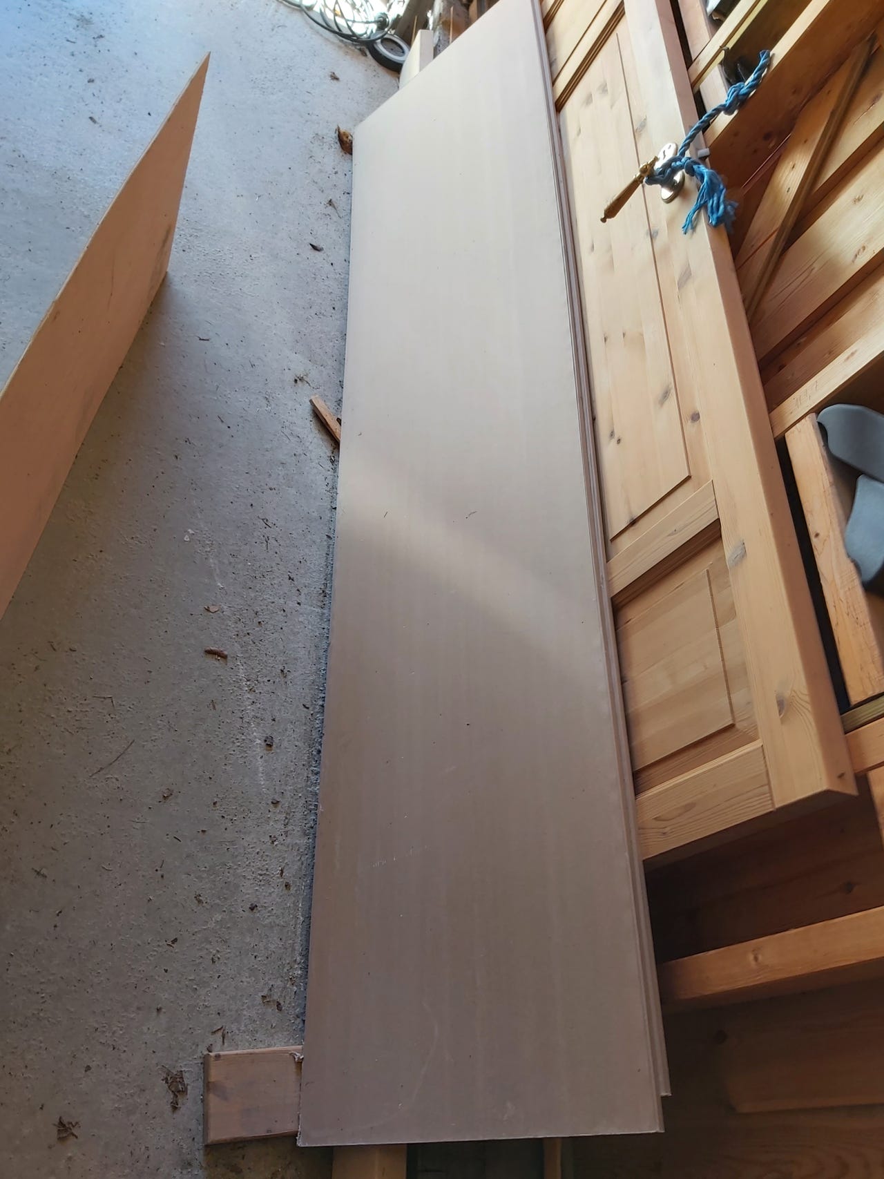 Gipsplater 240 cm x 60 cm | FINN-torget