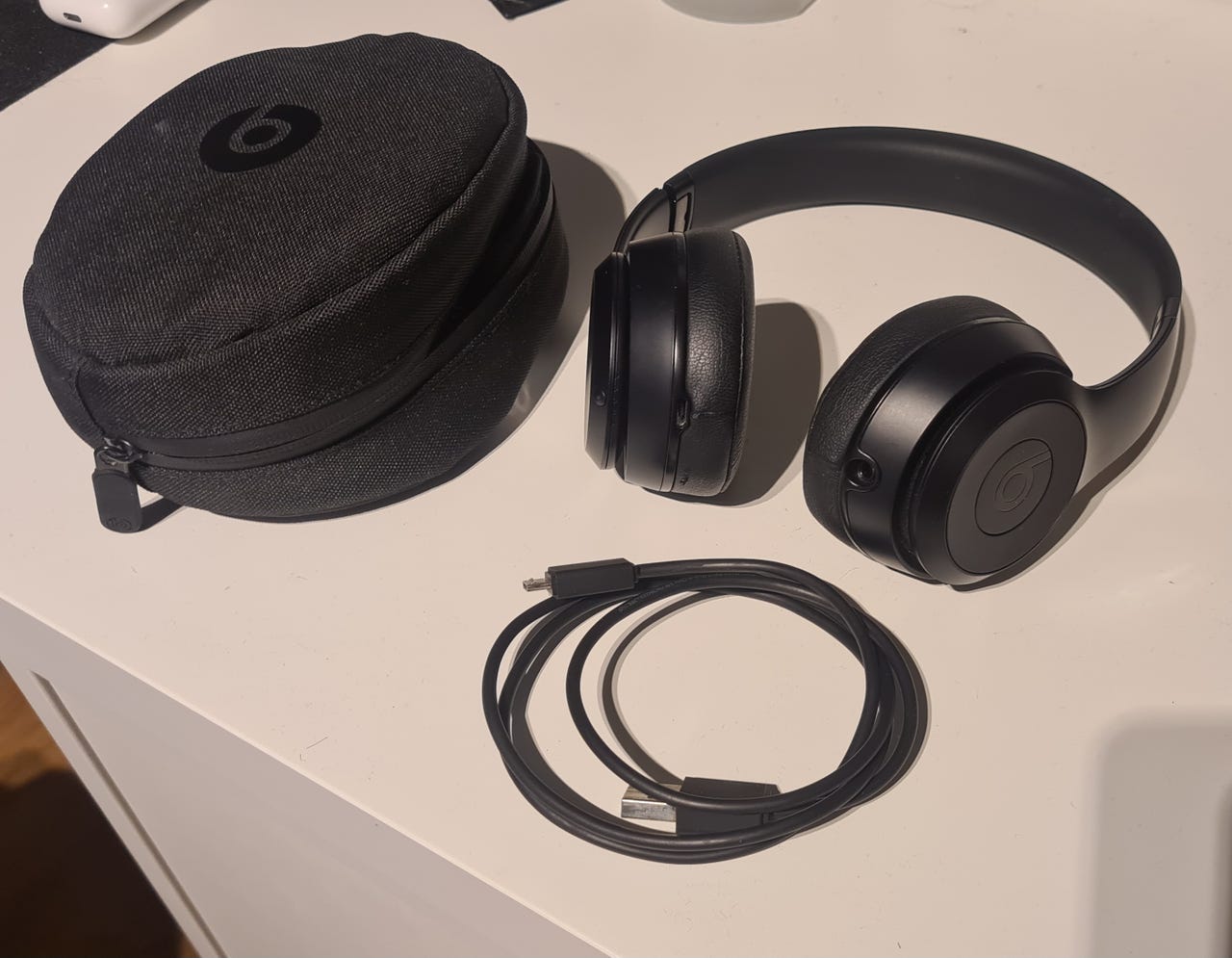 Beats Solo 3 | Medfølger etui & ladekabel | FINN-torget