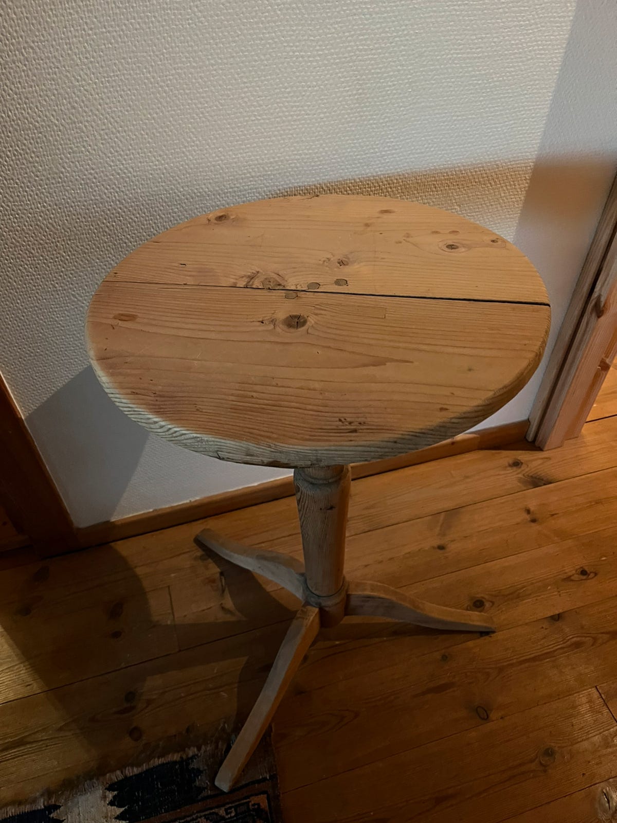 Gammelt rundt bord | FINN-torget