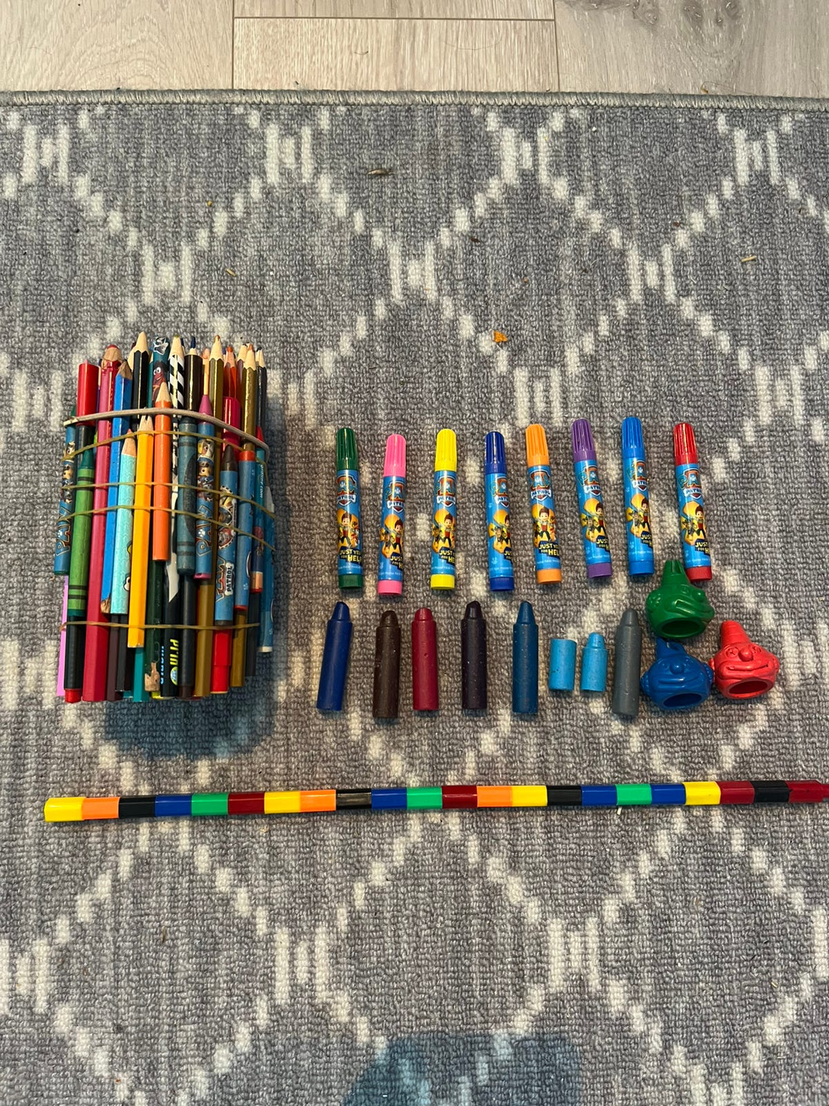 Blyanter og fargeblyanter selges | FINN-torget