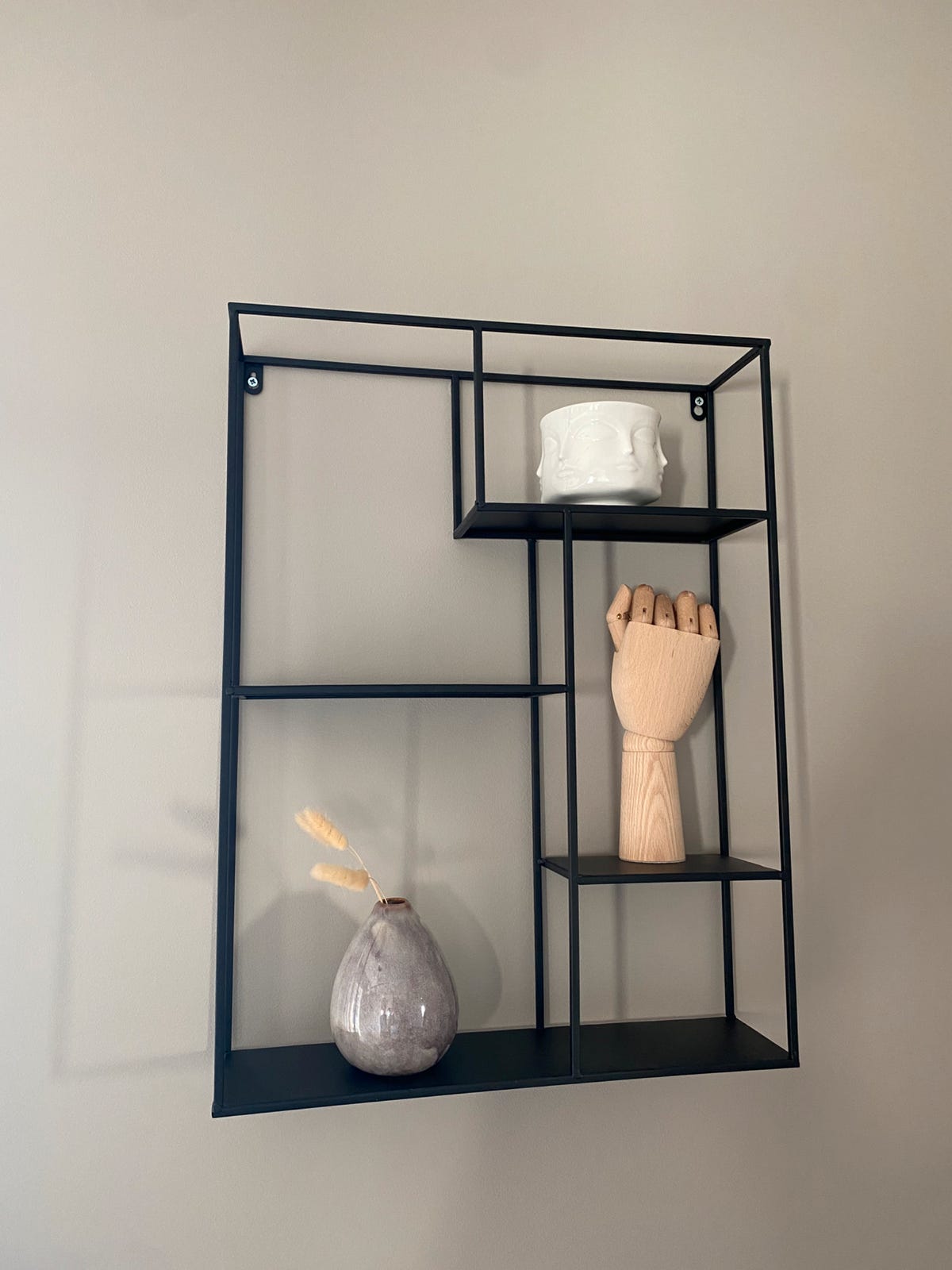 Sort hylle | FINN-torget