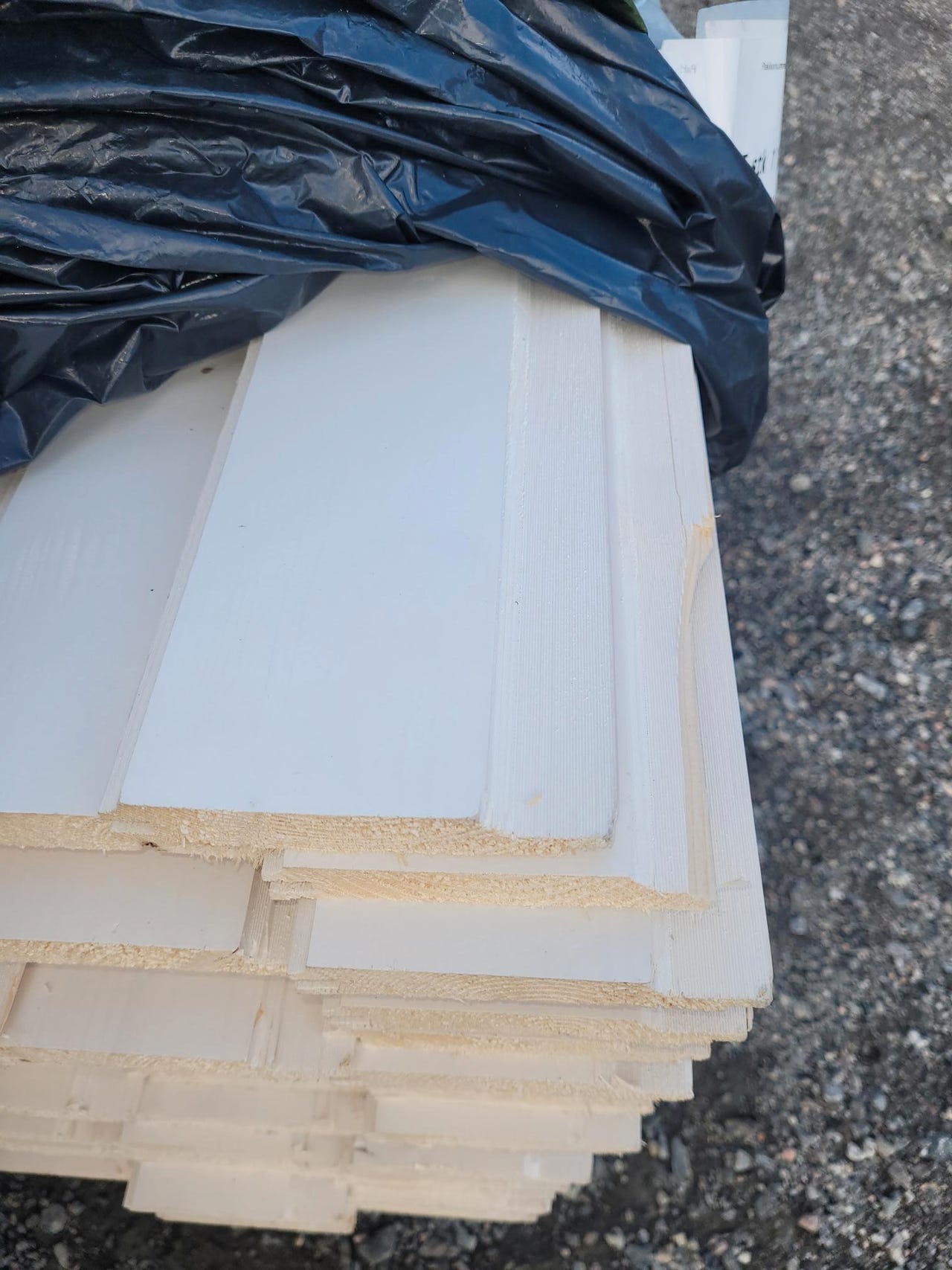 Utvendig panel, Rustikk M/Hulkil 18x120 mm. Hvit | FINN-torget